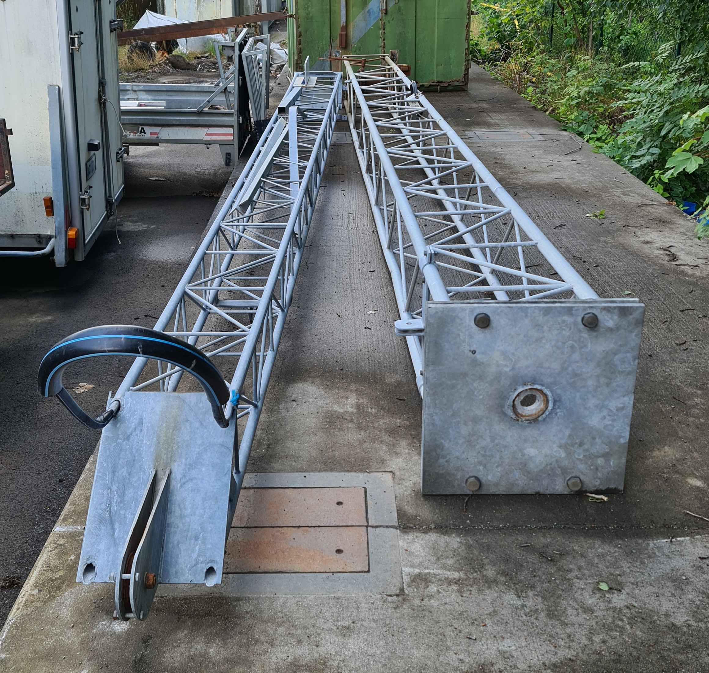 Crane winch and junction box for electricity - PS Auction - We value ...