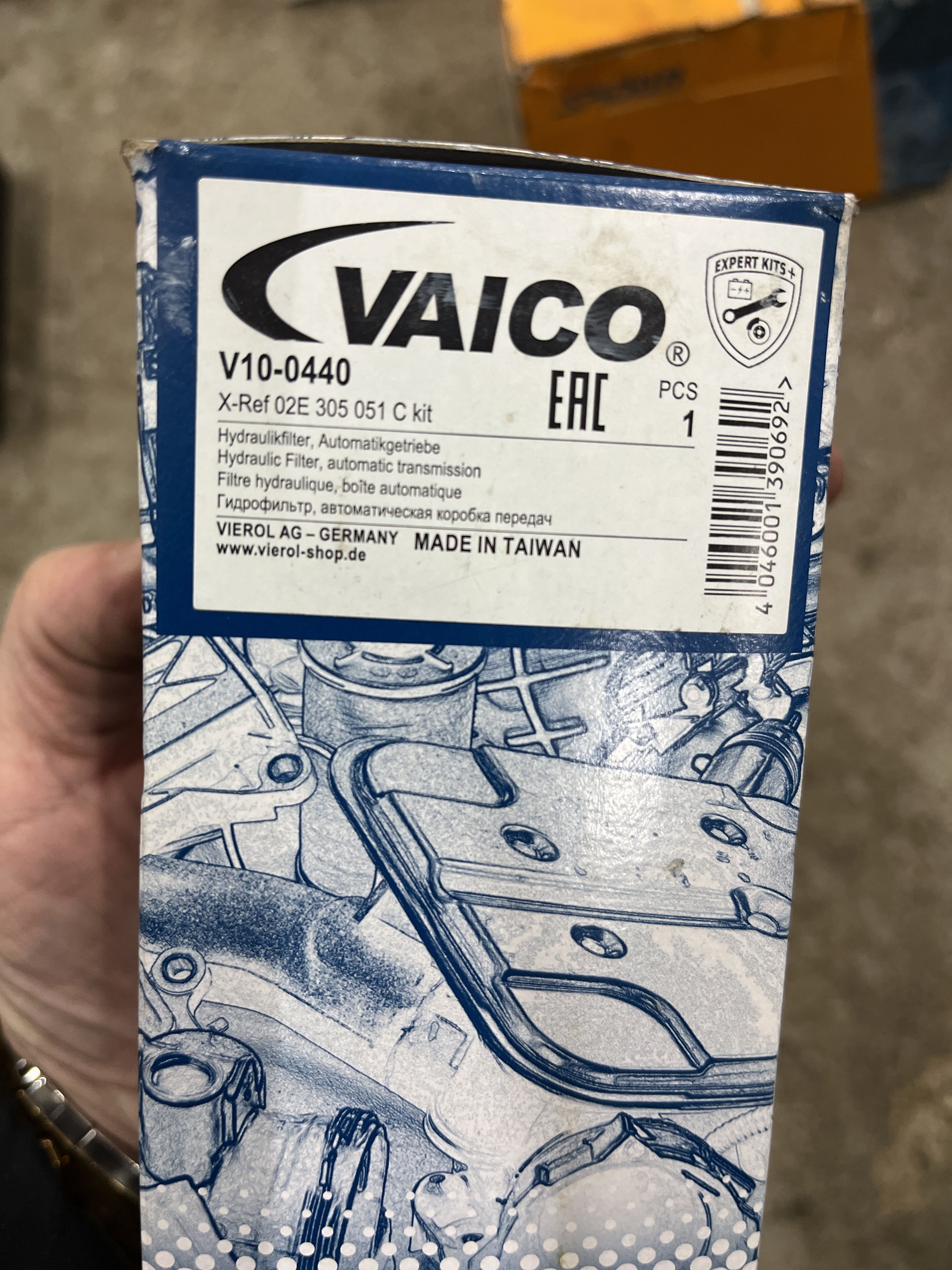 Diverse reservdelar bilar, vattenpump, kamremssats med mera - Auktioner ...