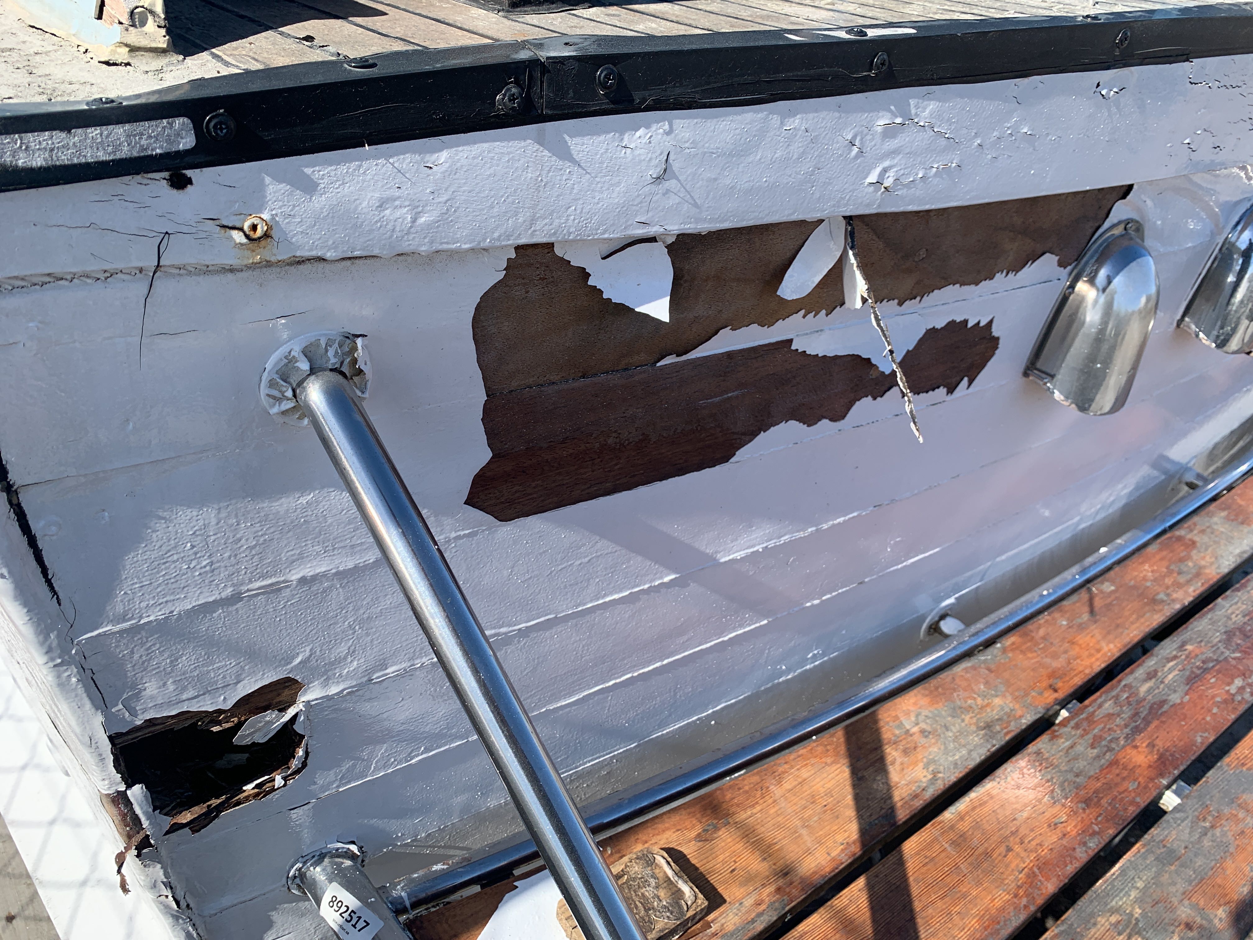 Motorboat Mahogany hull double inboard Volvopenta (repair item) - PS ...