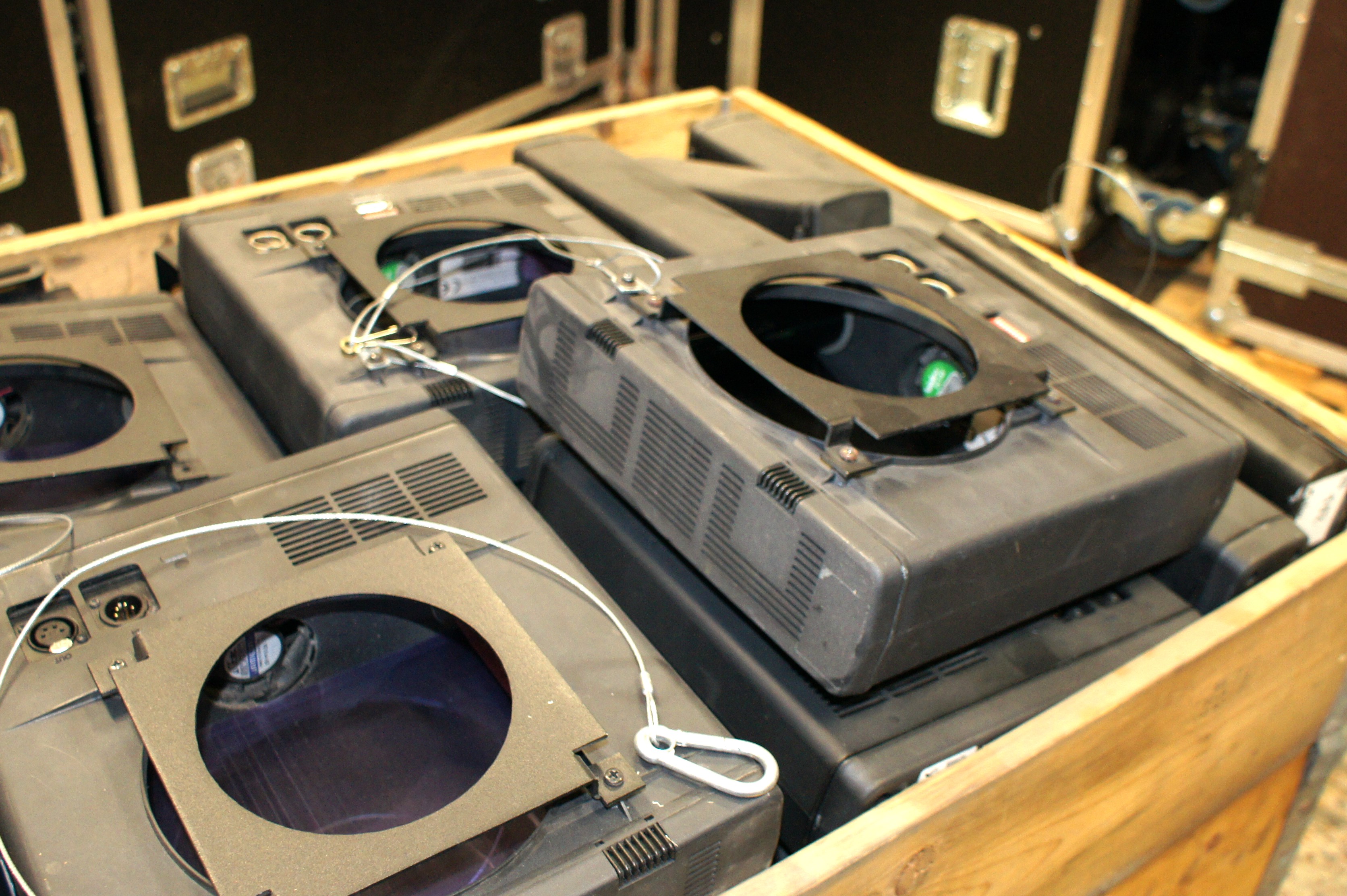 Scroller Chroma - 1 pallet with PSU - PS Auction - We value the future ...