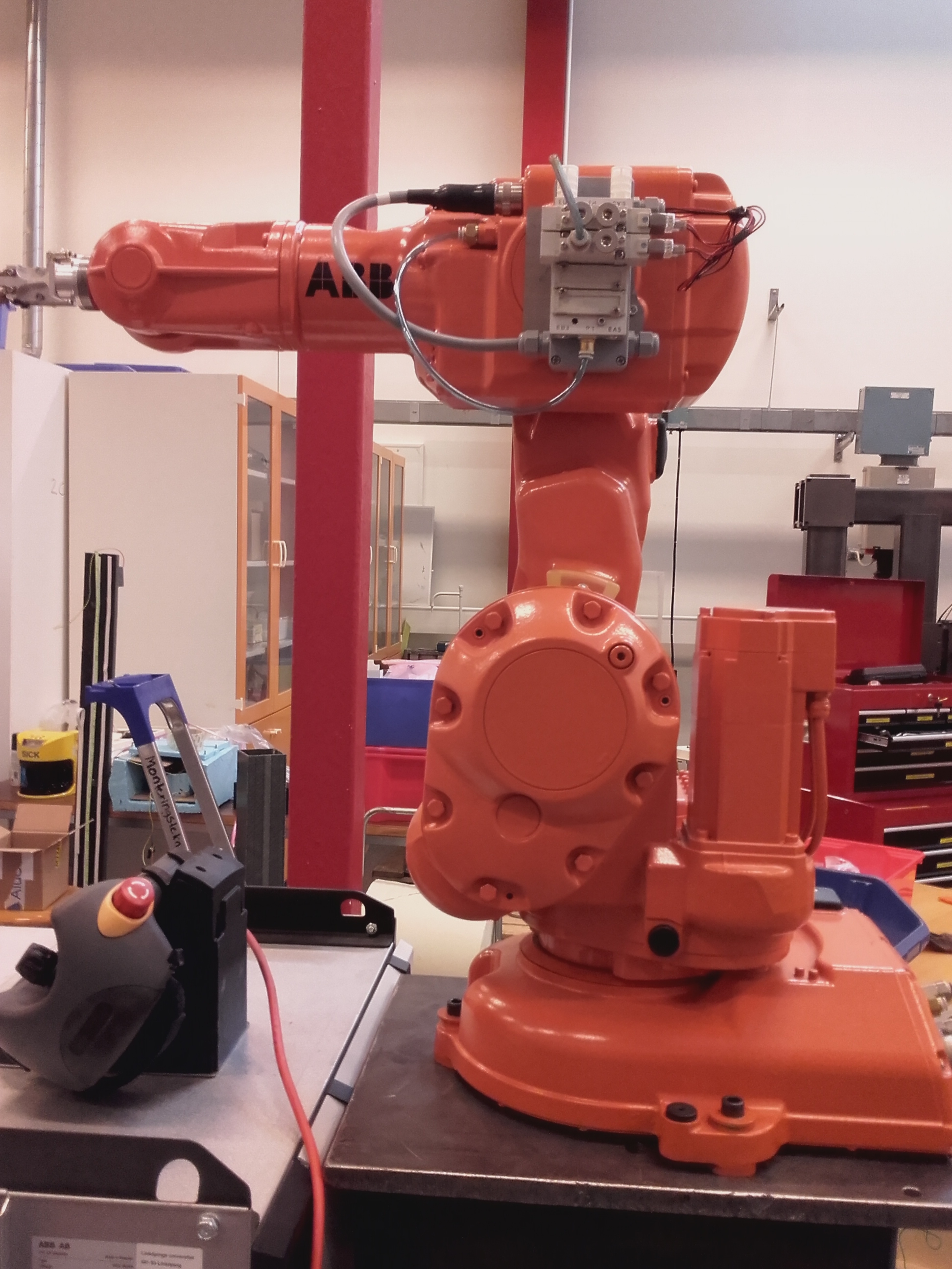 Robot ABB Irb 140 - Nätauktioner & Konkursauktioner | Fynda Online | PS ...