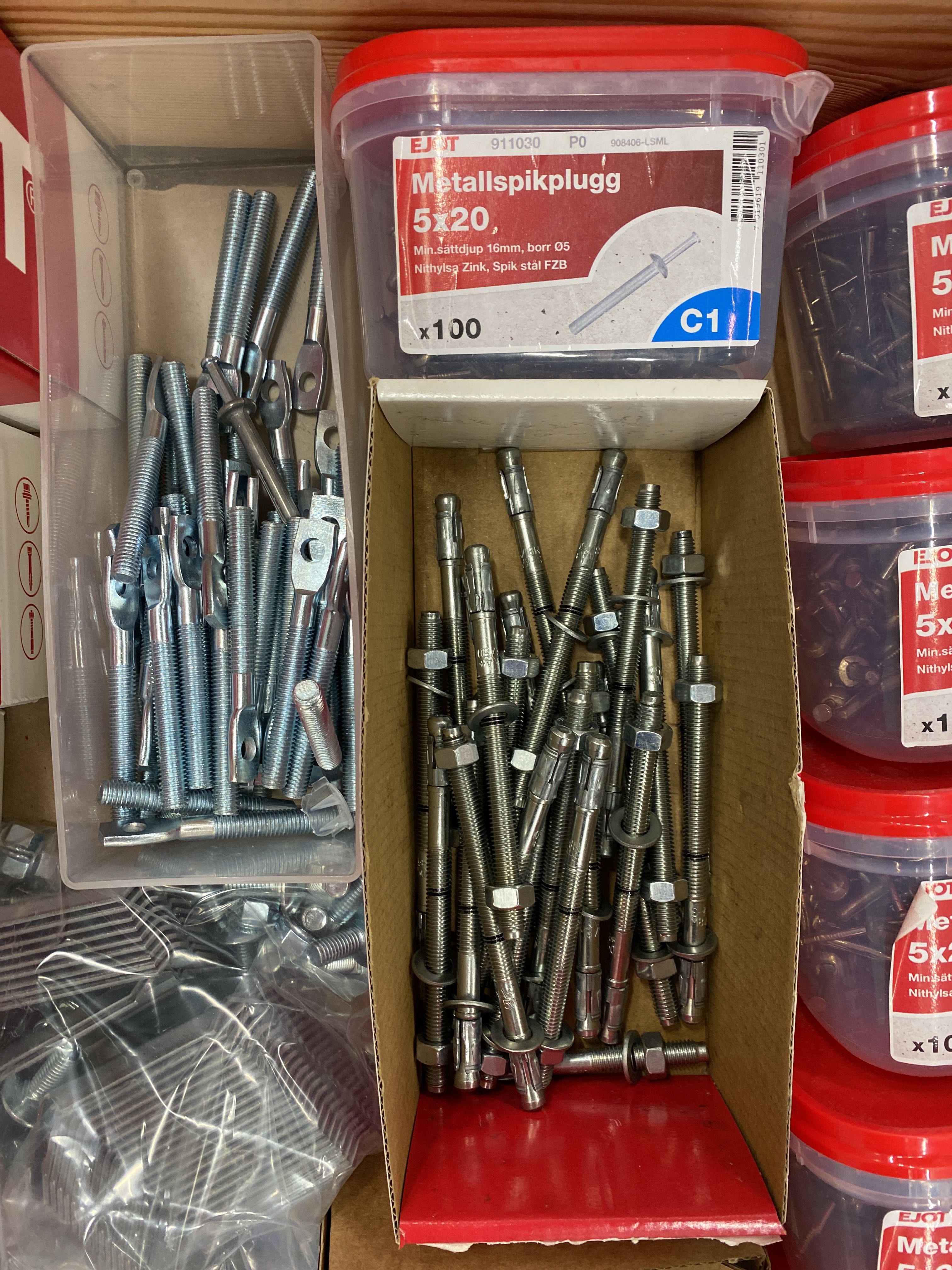 Assortment of Concrete Screw & Metal Expander - PS Auction - We value ...