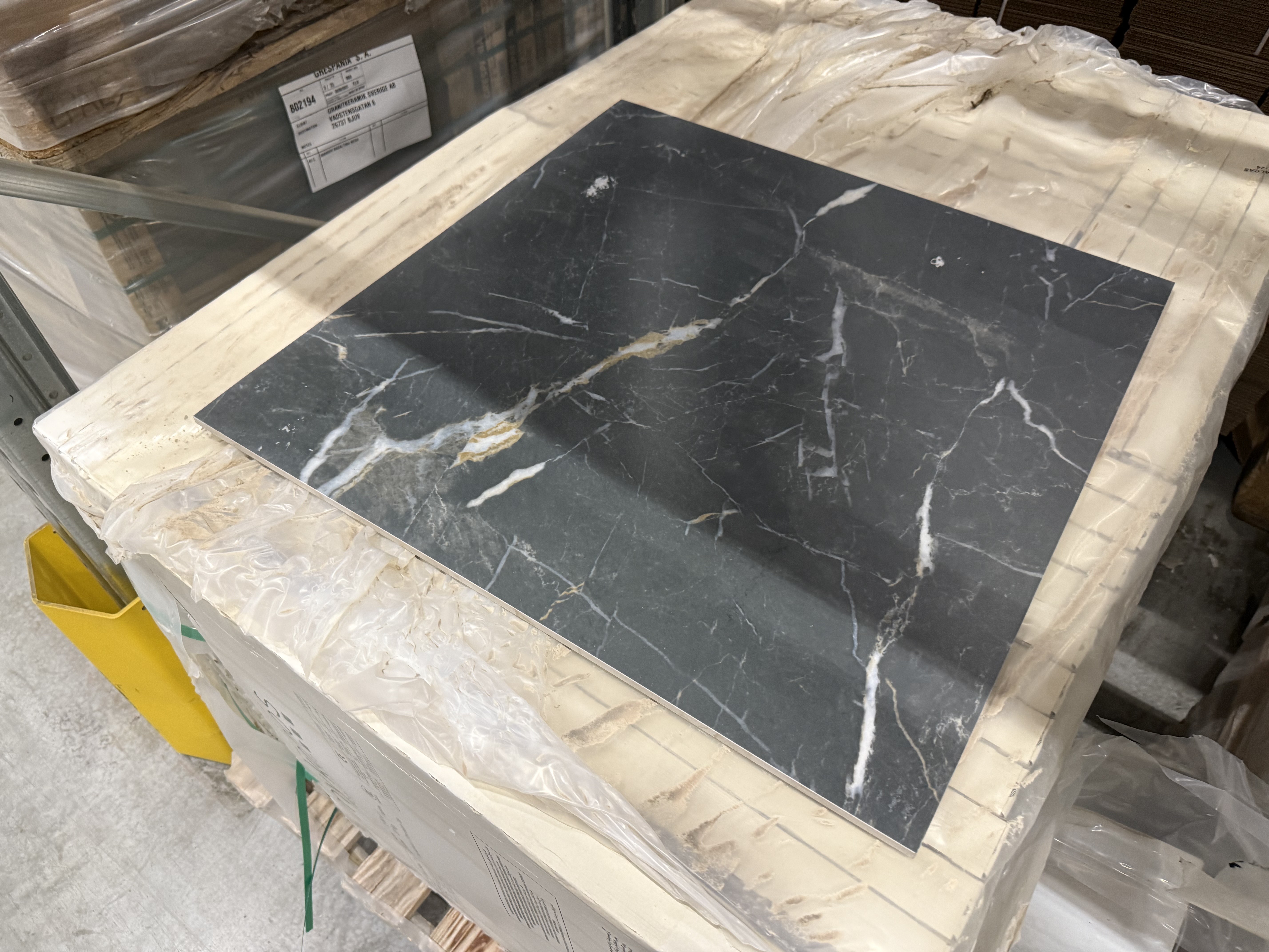 Saint Laurent granite ceramic 129 square meters, 60x60 cm - PS Auction ...