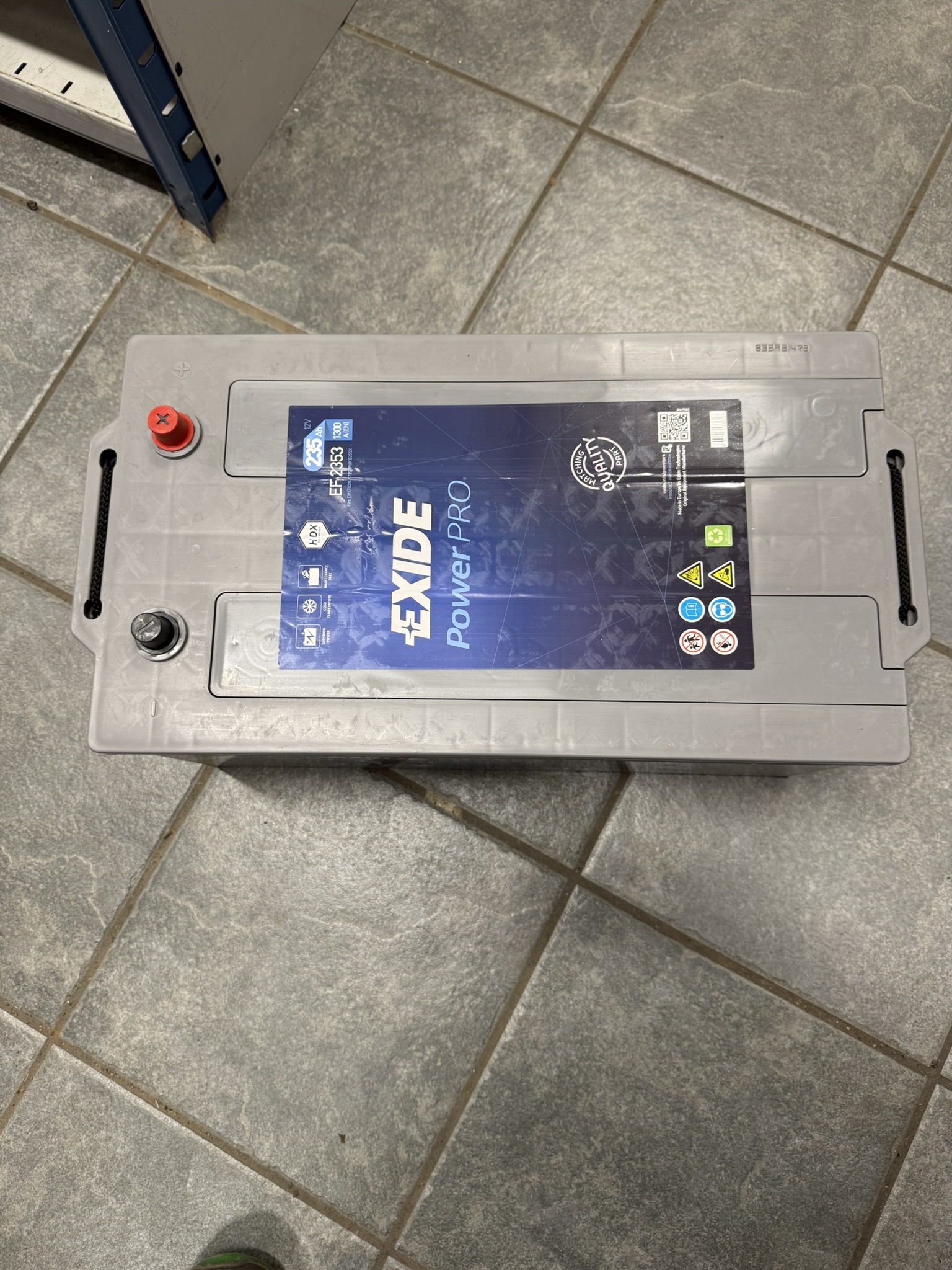 Startbatteri 235Ah - Auktioner online - Nätauktioner & Konkursauktioner ...