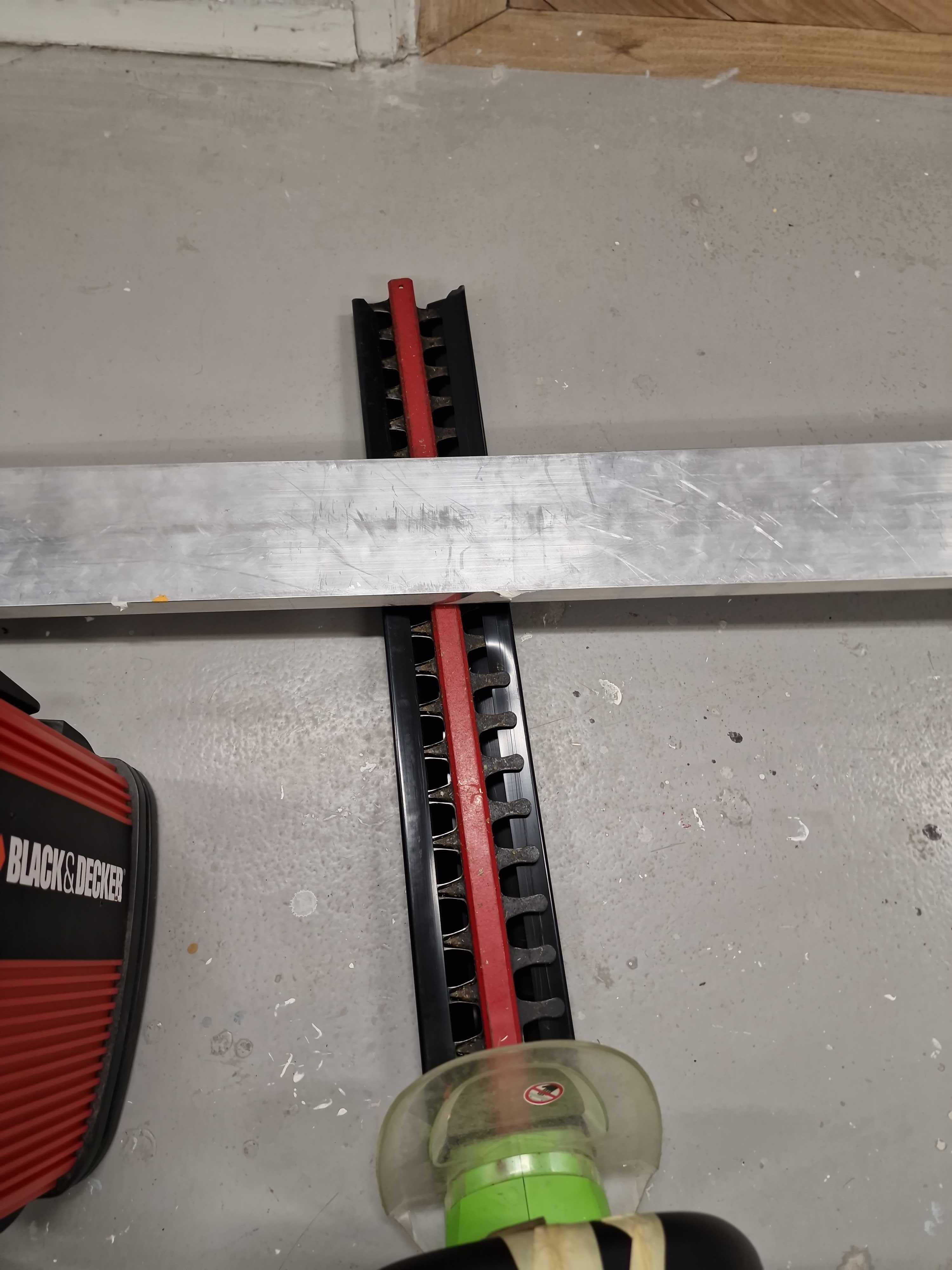 Various tools, Trimmer, Radio and more - PS Auction - We value the ...