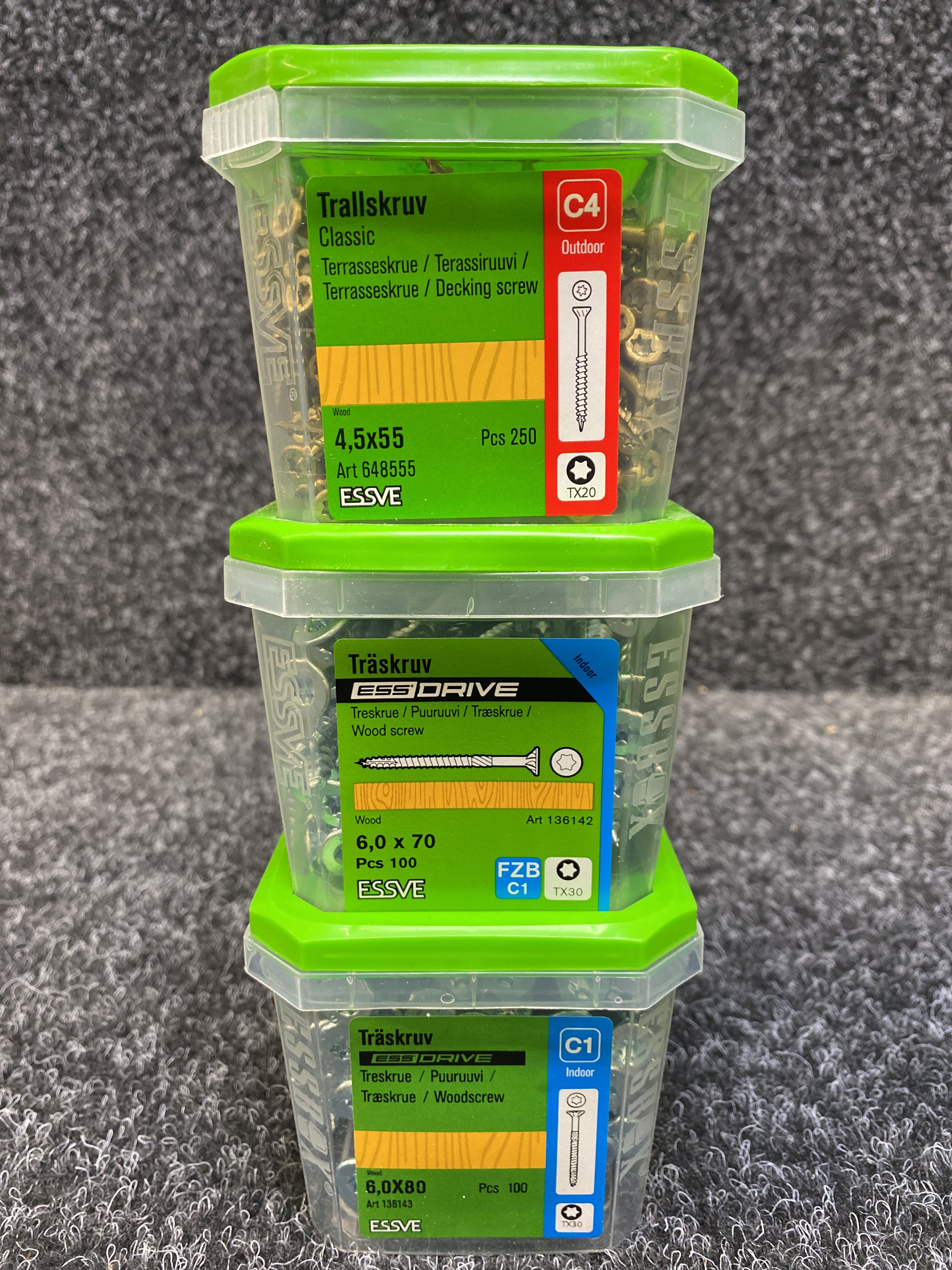 Sortiment med trall och träskruv Essve - Auktioner online ...