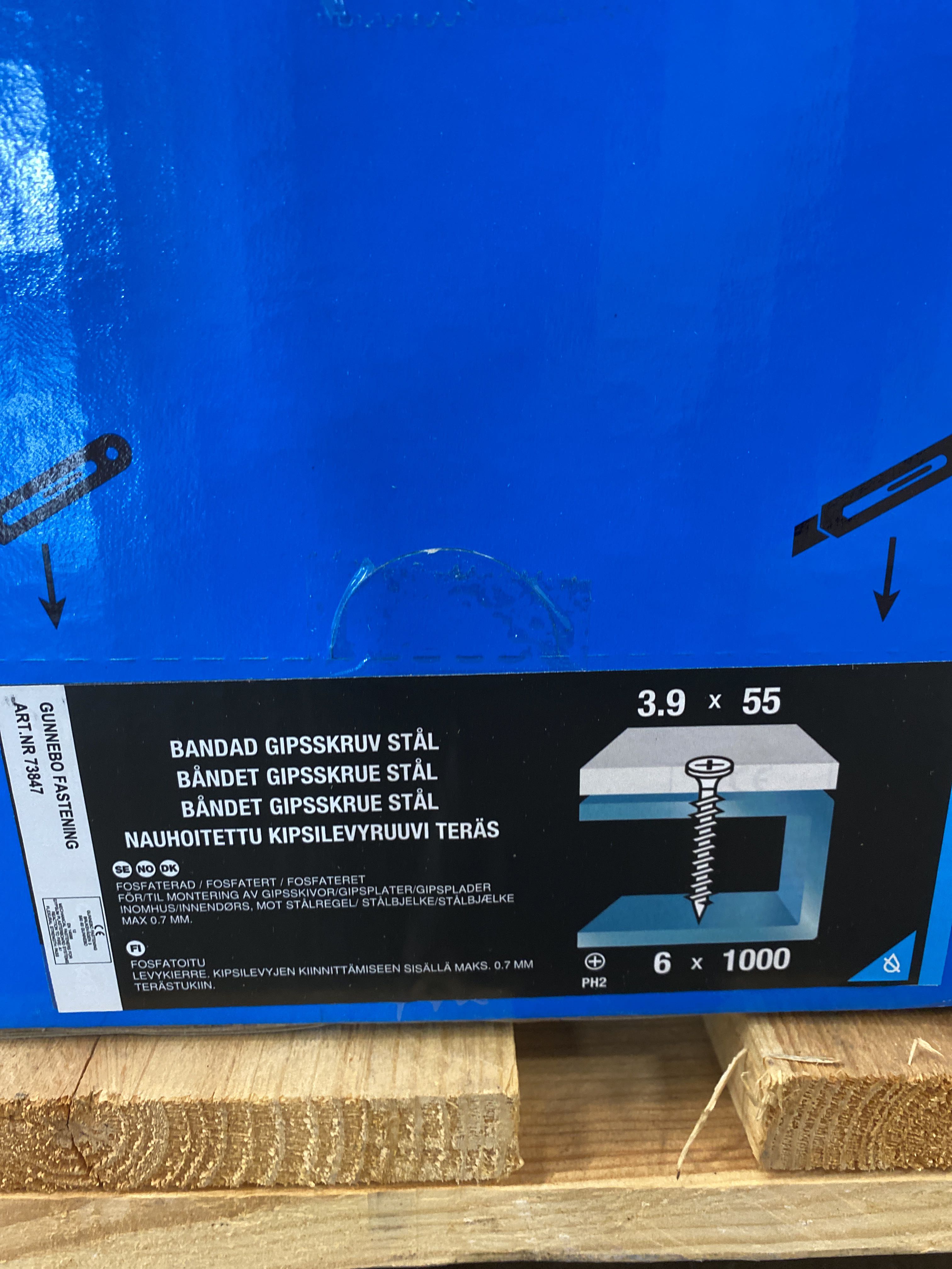 Pallet with banded screw - PS Auction - We value the future - Largest ...