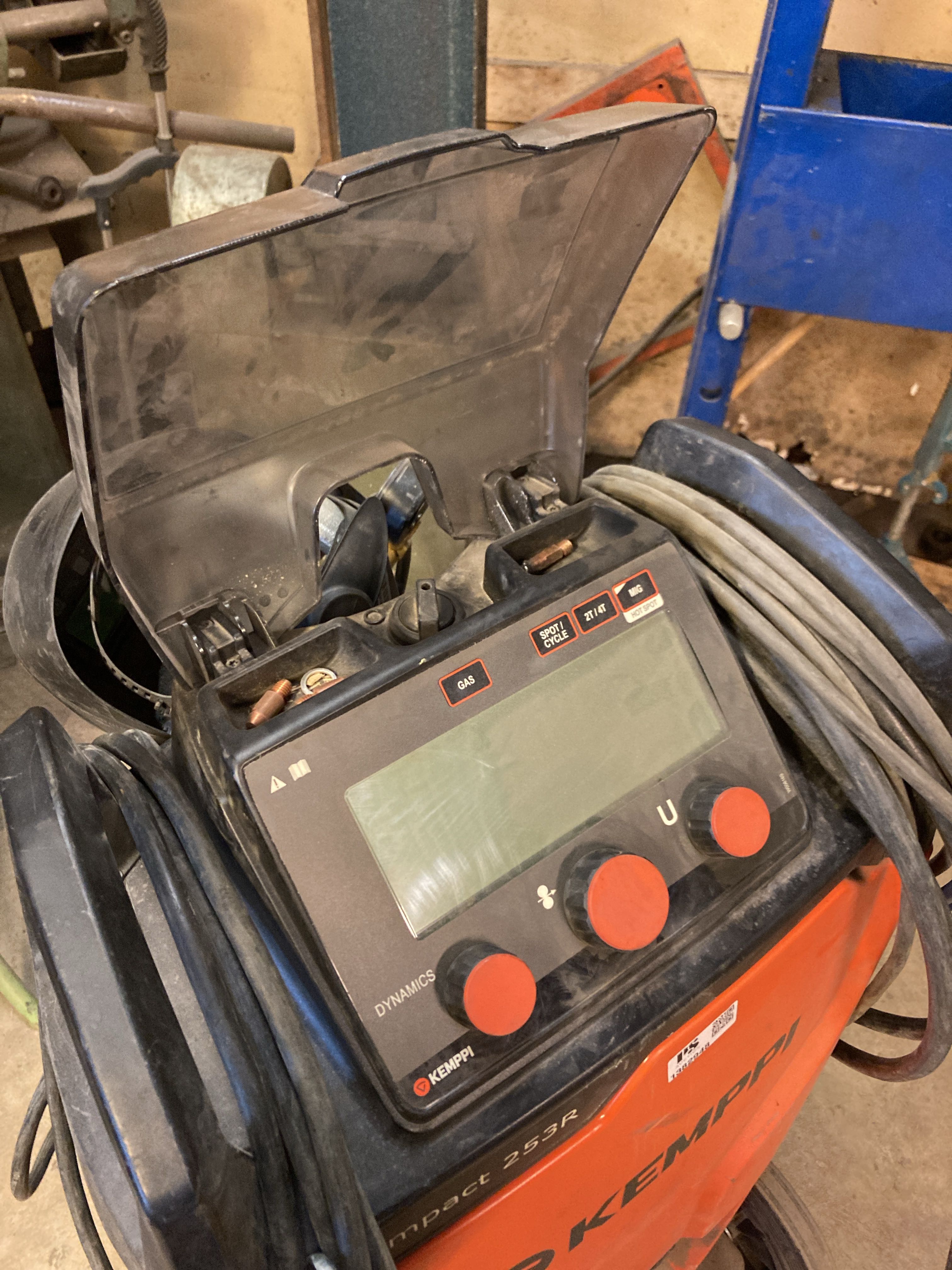 Svetsmaskin - Kemppi Kempact 253R - Auktioner online - Nätauktioner ...
