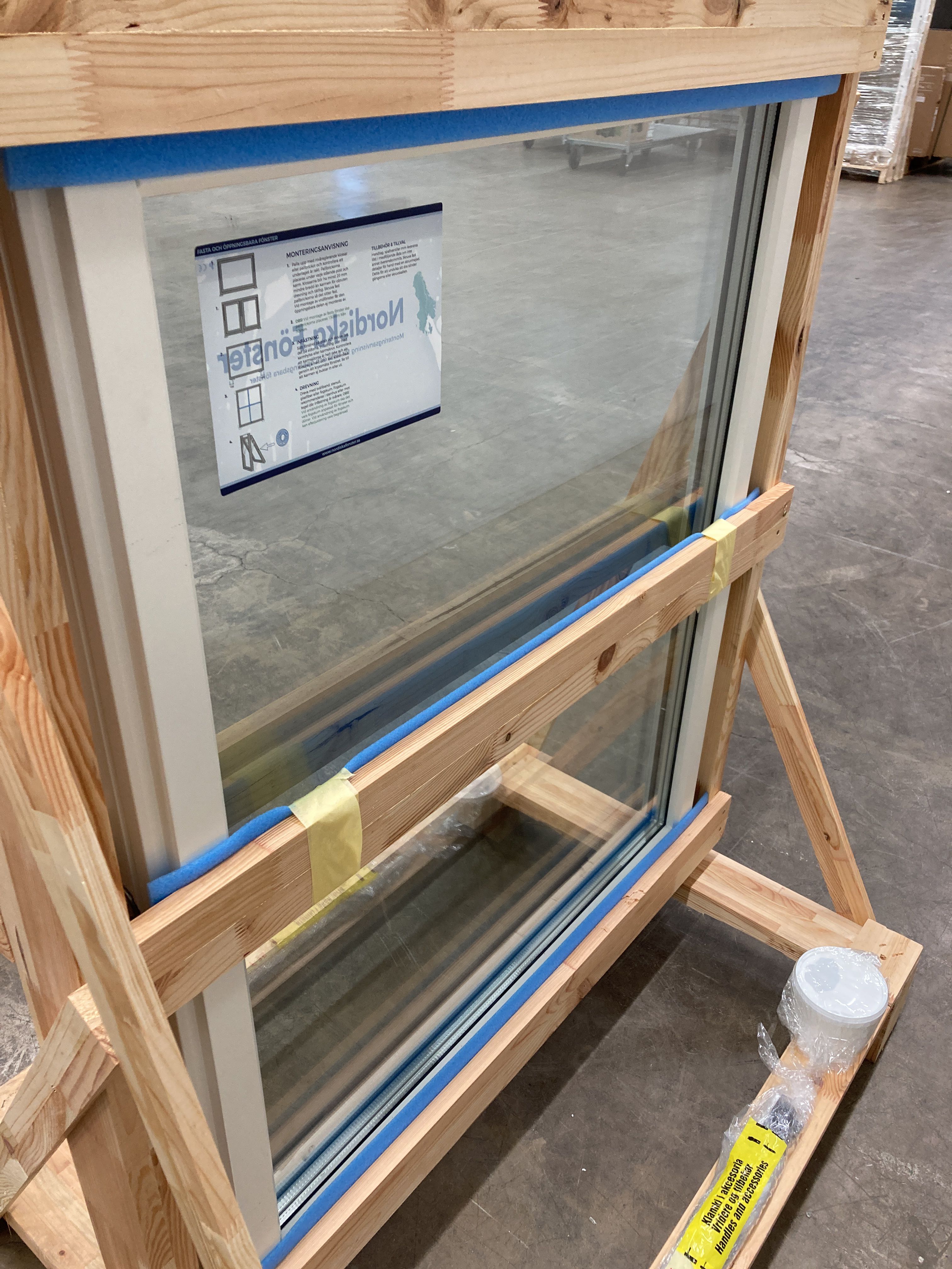 Window frame incl glass without frame 1000x1200 mm - PS Auction - We ...