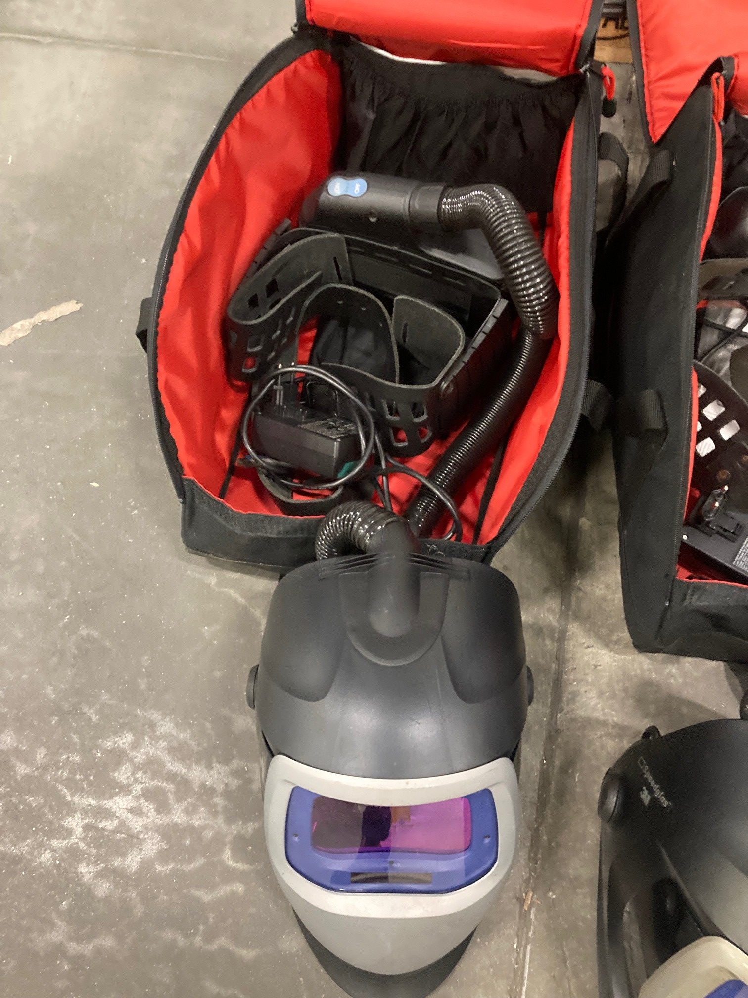 Welding helmets with fresh air 3M 9100 & 3M Adflo 5 pcs - PS Auction ...