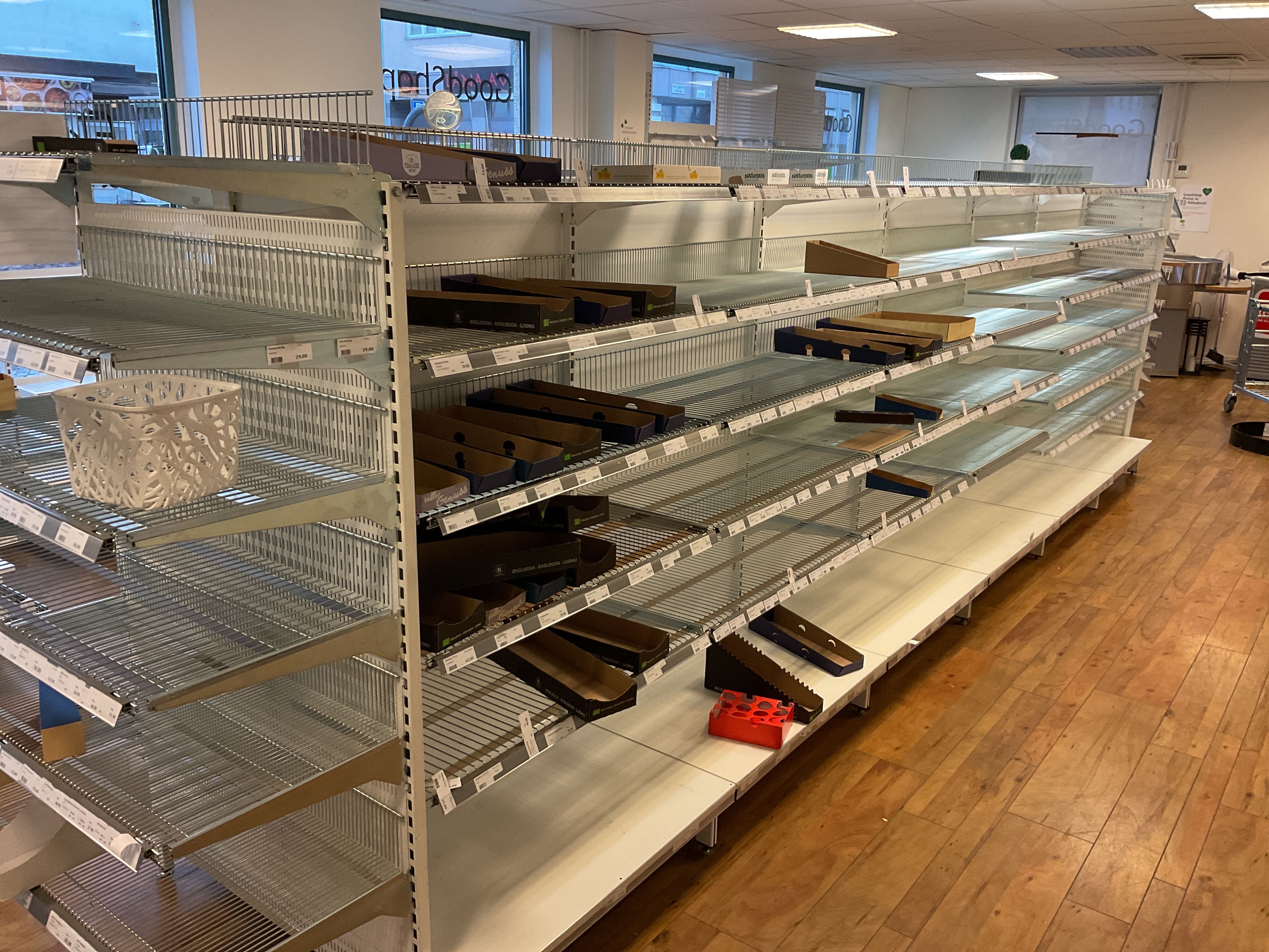 Double shop shelf T-stand - PS Auction - We value the future - Largest ...