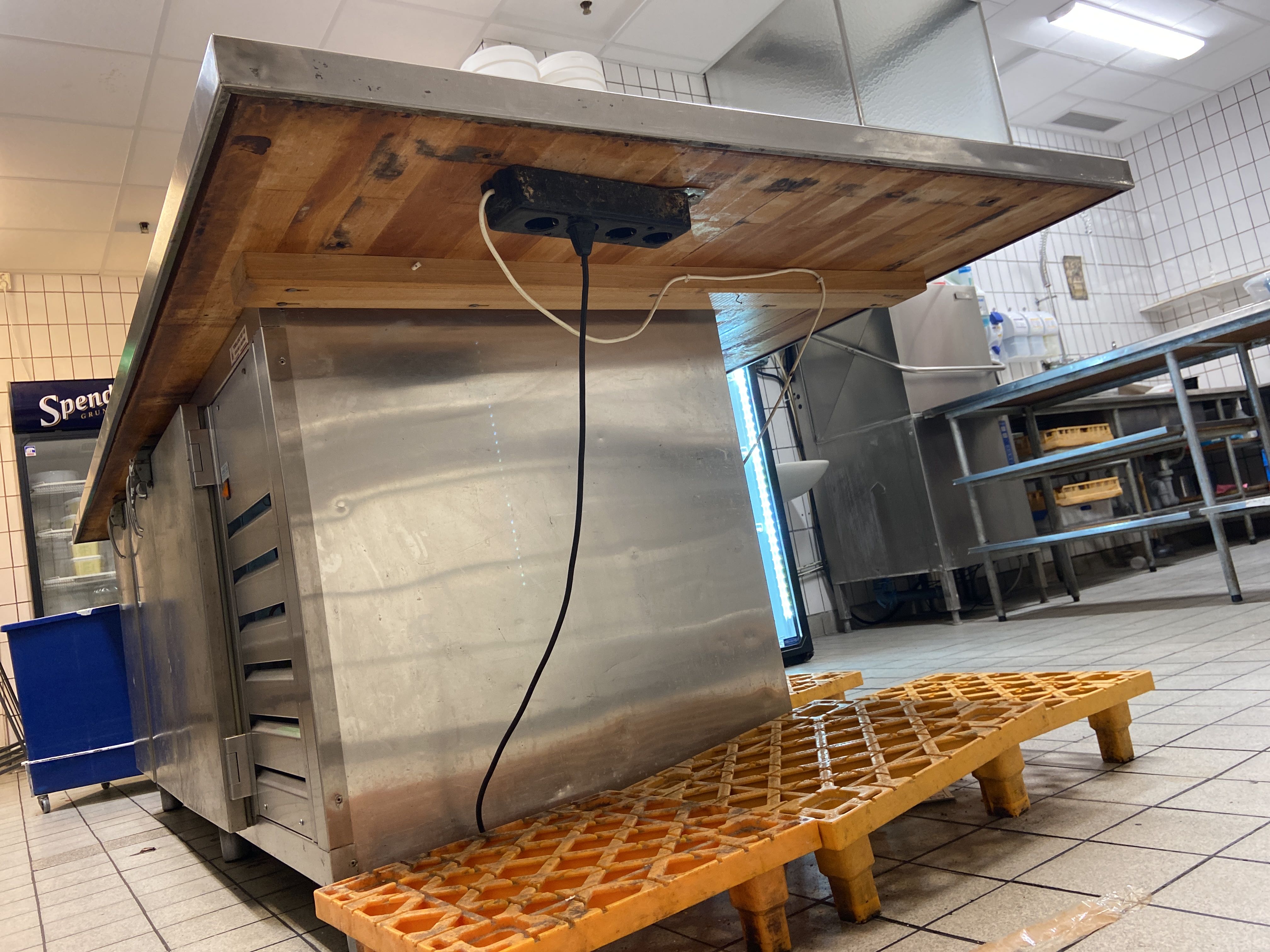 Cooling bench with stainless steel worktop - PS Auction - We value the ...