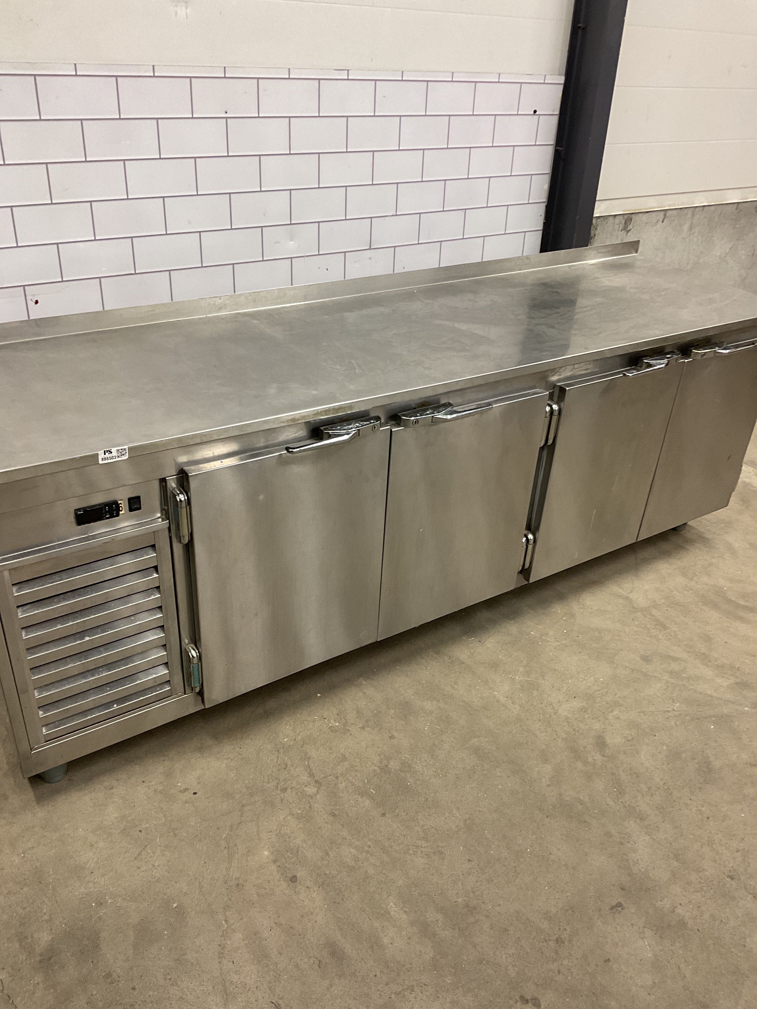 Cooling bench with 4 doors "65 D x 240 W cm" - PS Auction - We value ...