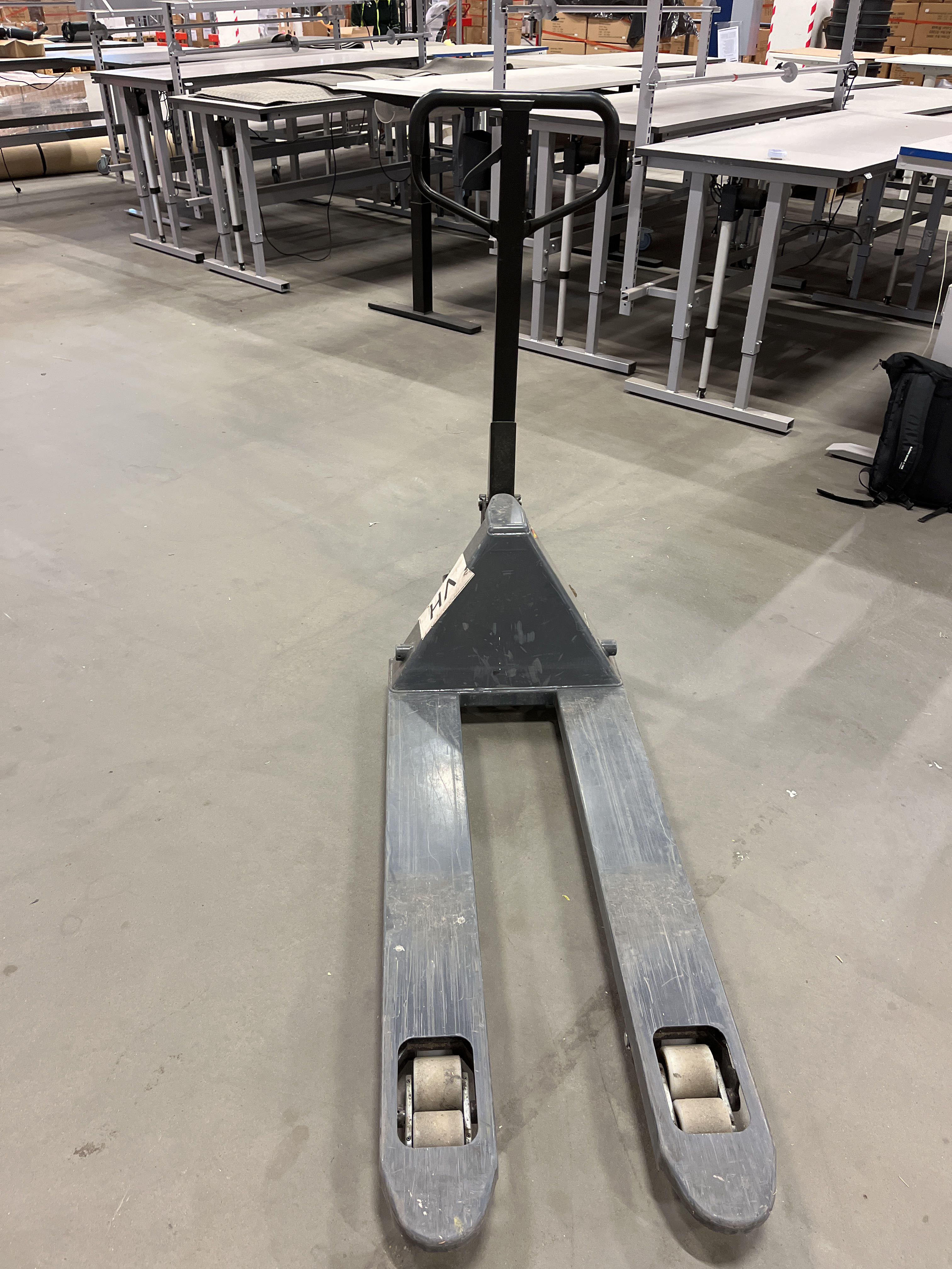 Pallet truck HPT-A/QL, capacity 2000kg -2021 - PS Auction - We value ...