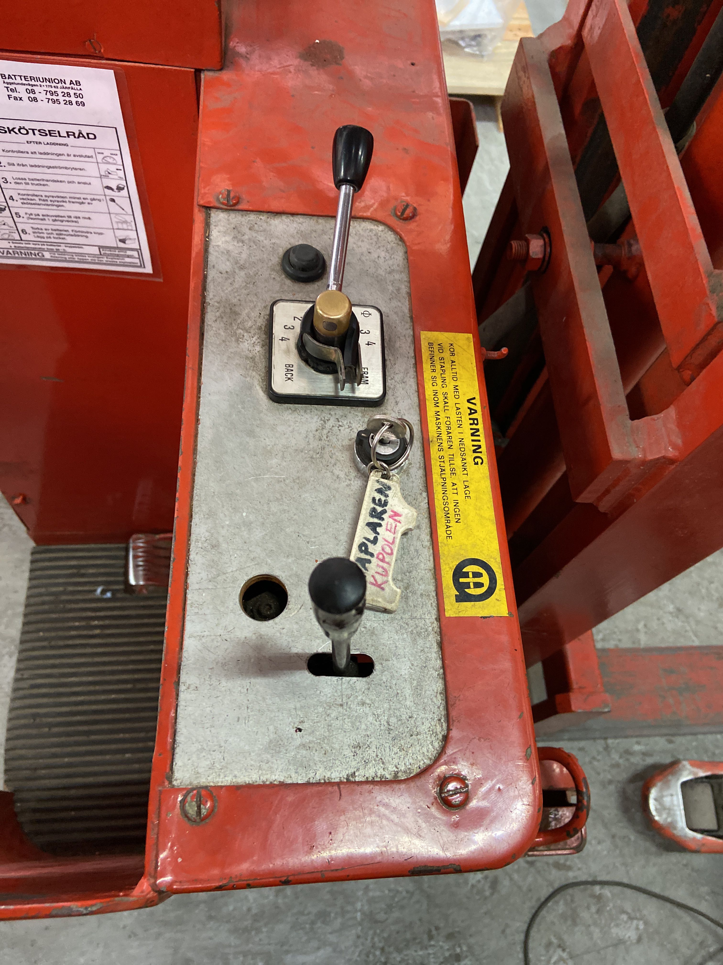 Stand stacker ABEKO with charger - PS Auction - We value the future ...