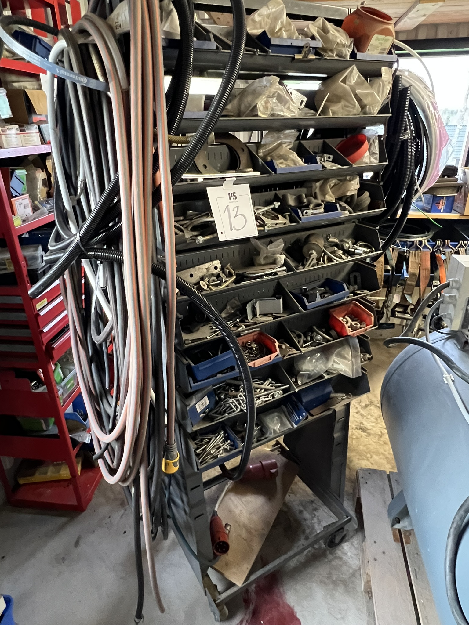 Assortment shelf on wheels with contents - PS Auction - We value the ...