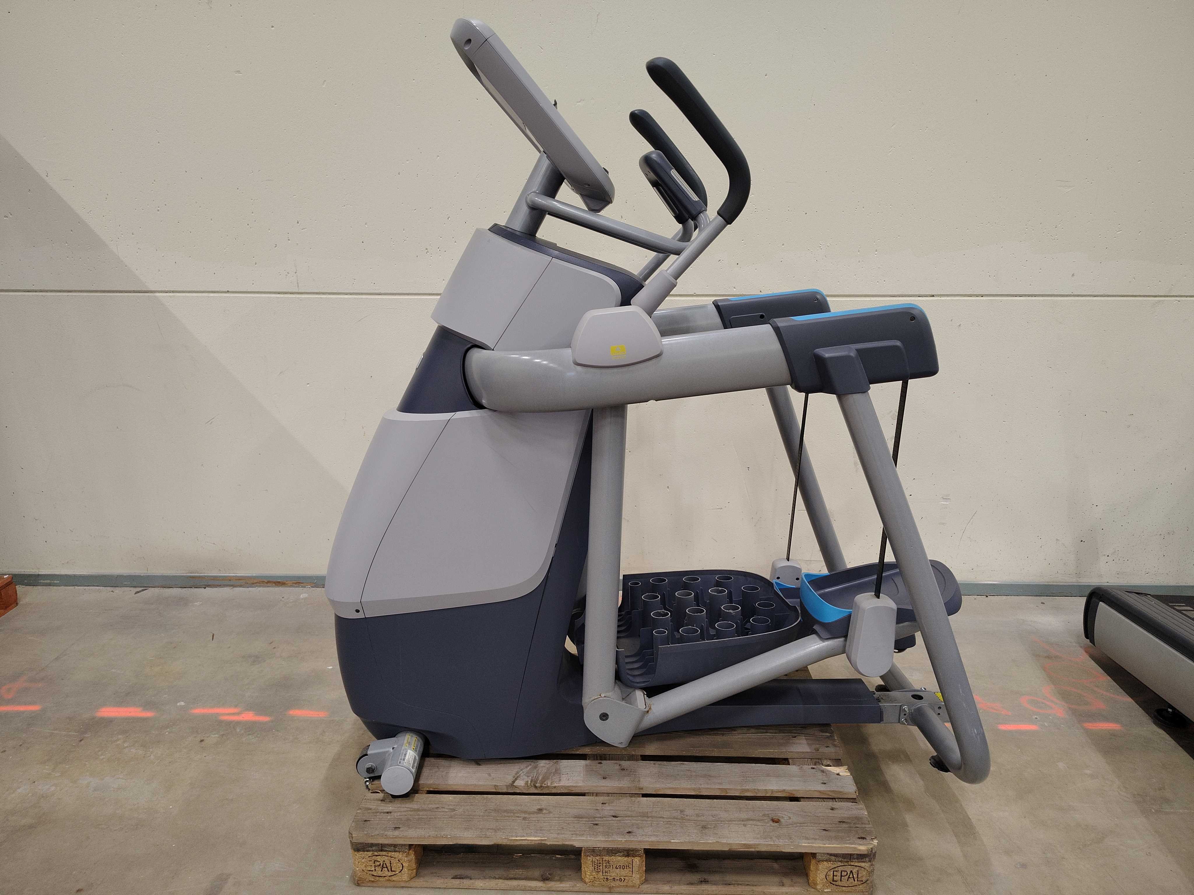 Crosstrainer AMT, Precor – Open Stride, träningsdisplay - Auktioner ...