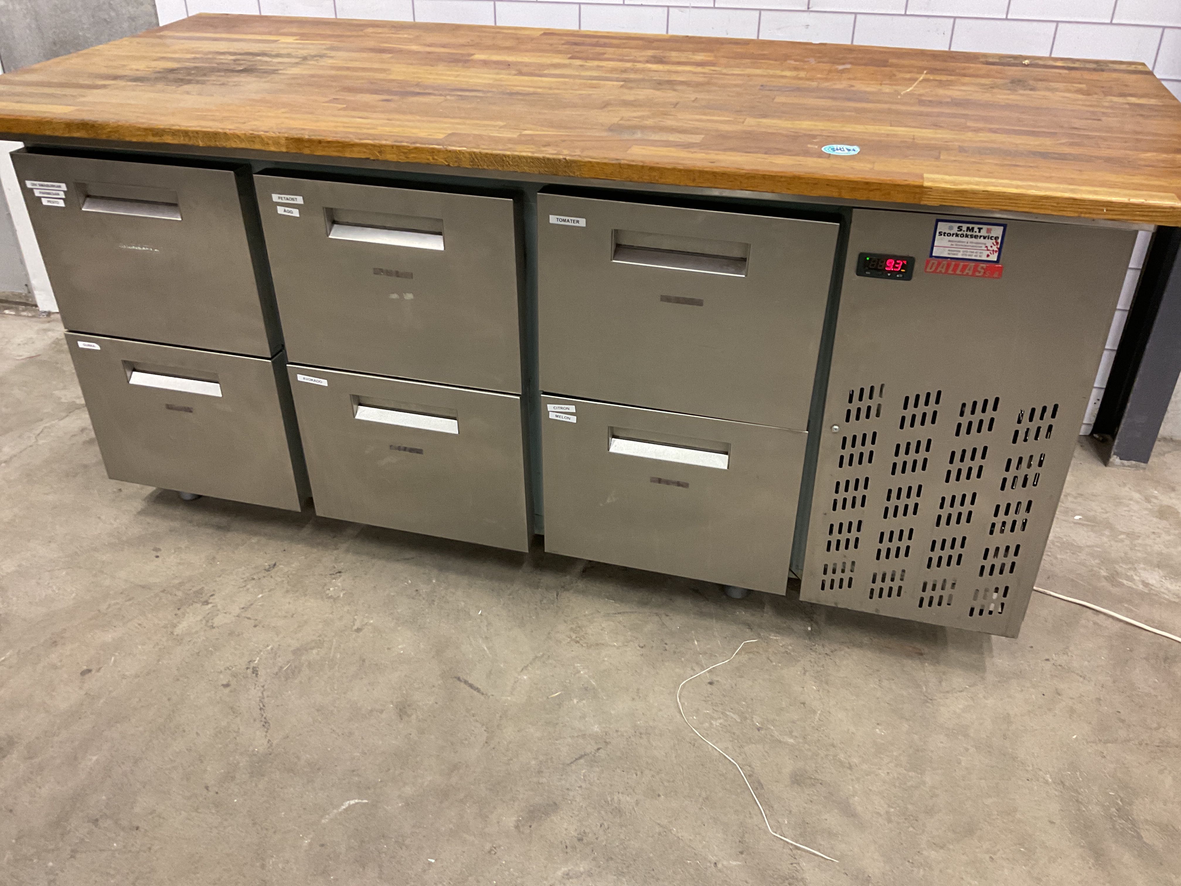Cooling bench with 6 drawers - PS Auction - We value the future ...