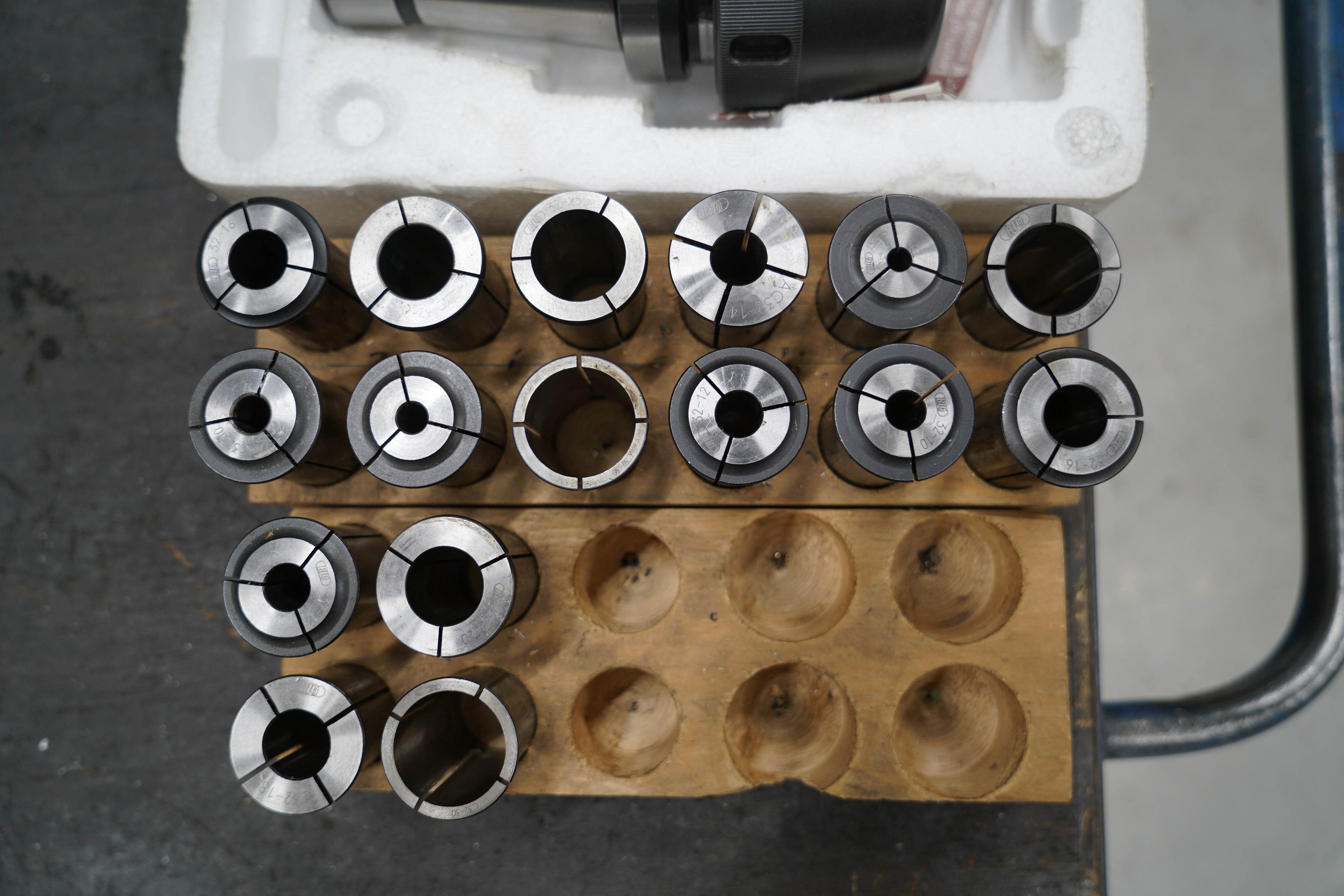 Collets with holders – BIG Daishowa HMC32-40M - PS Auction - We value ...