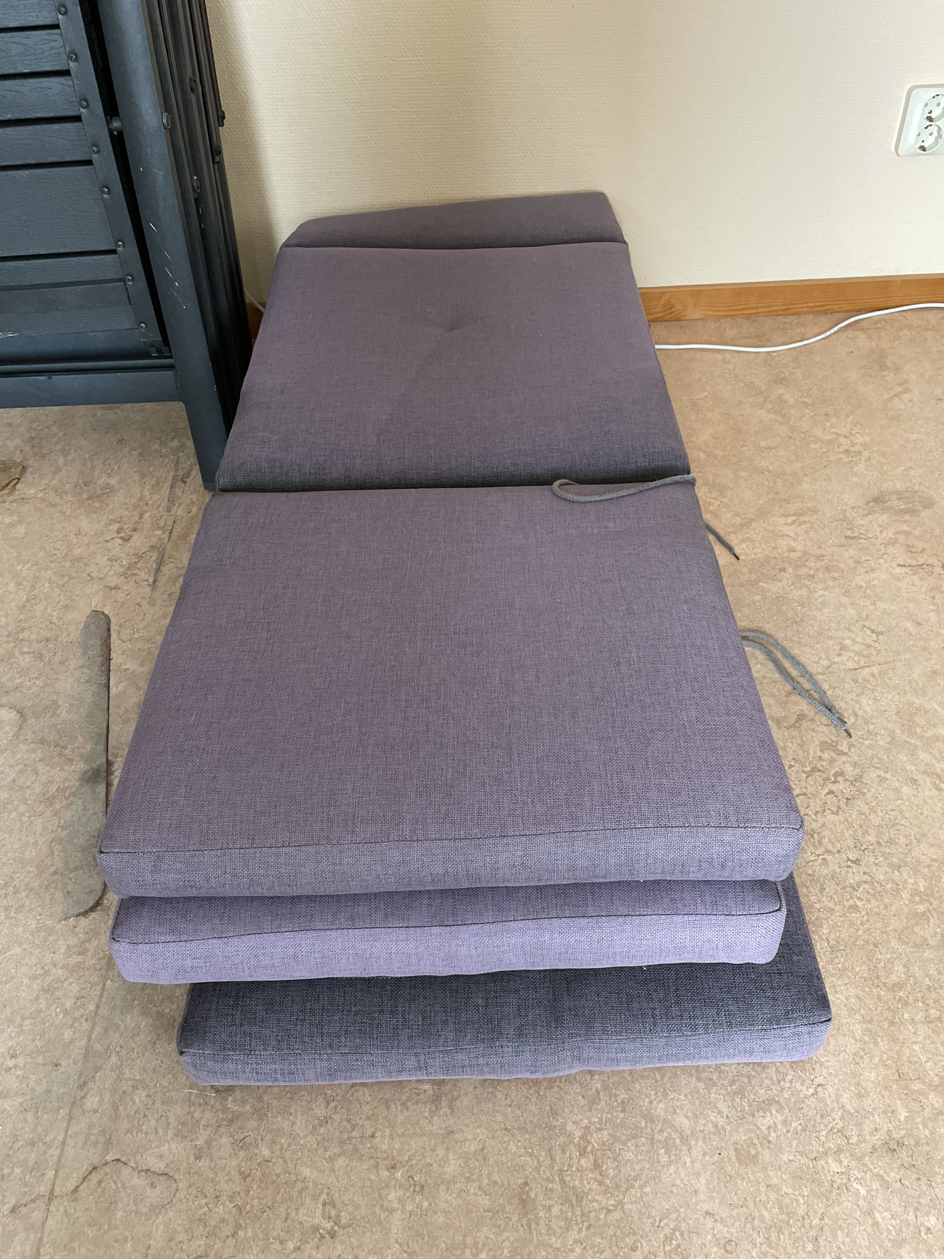 Outdoor furniture - PS Auction - We value the future - Largest in net ...