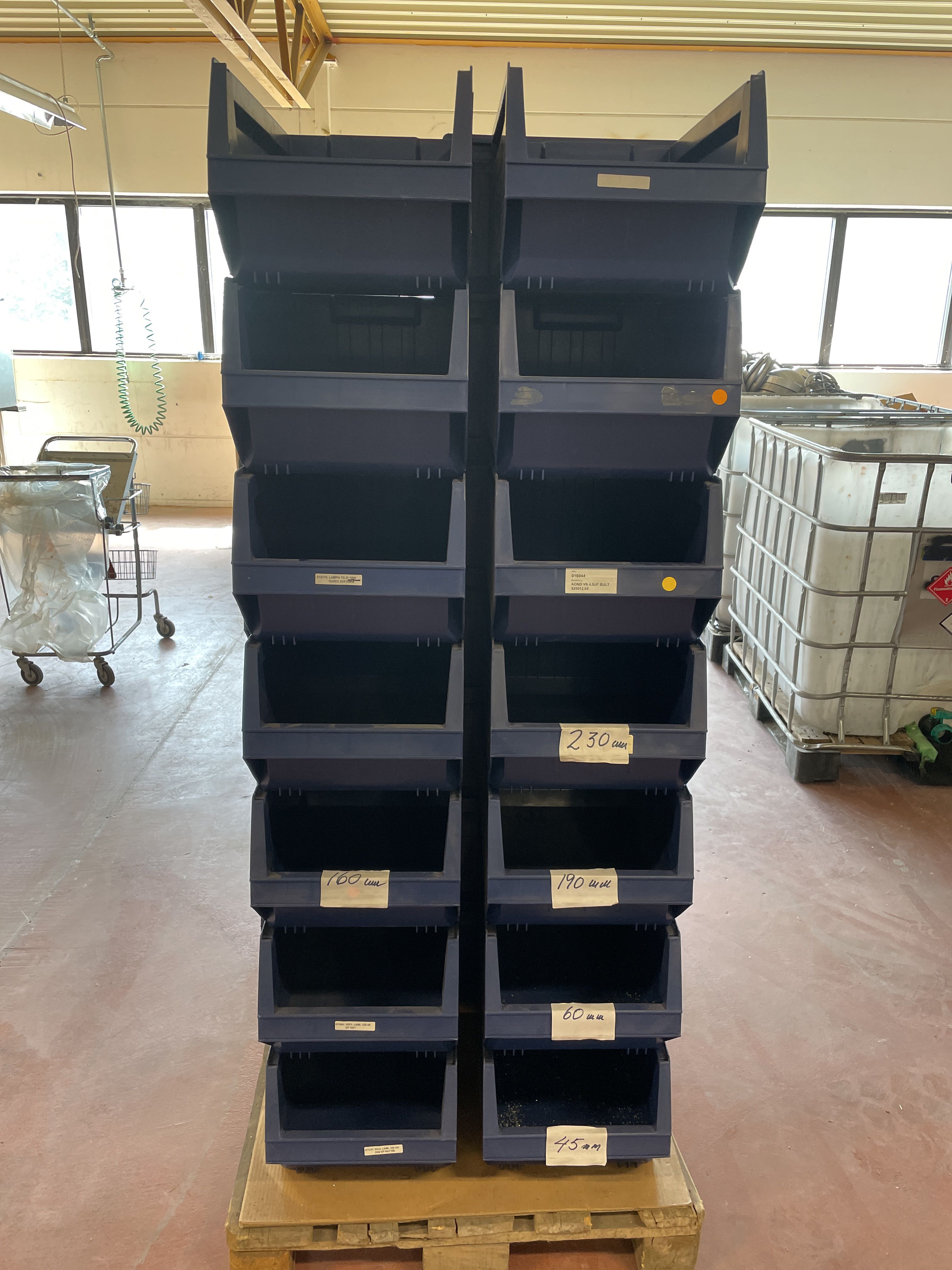 Sortimentlådor Arga systems 9072, 35 stycken - Auktioner online ...