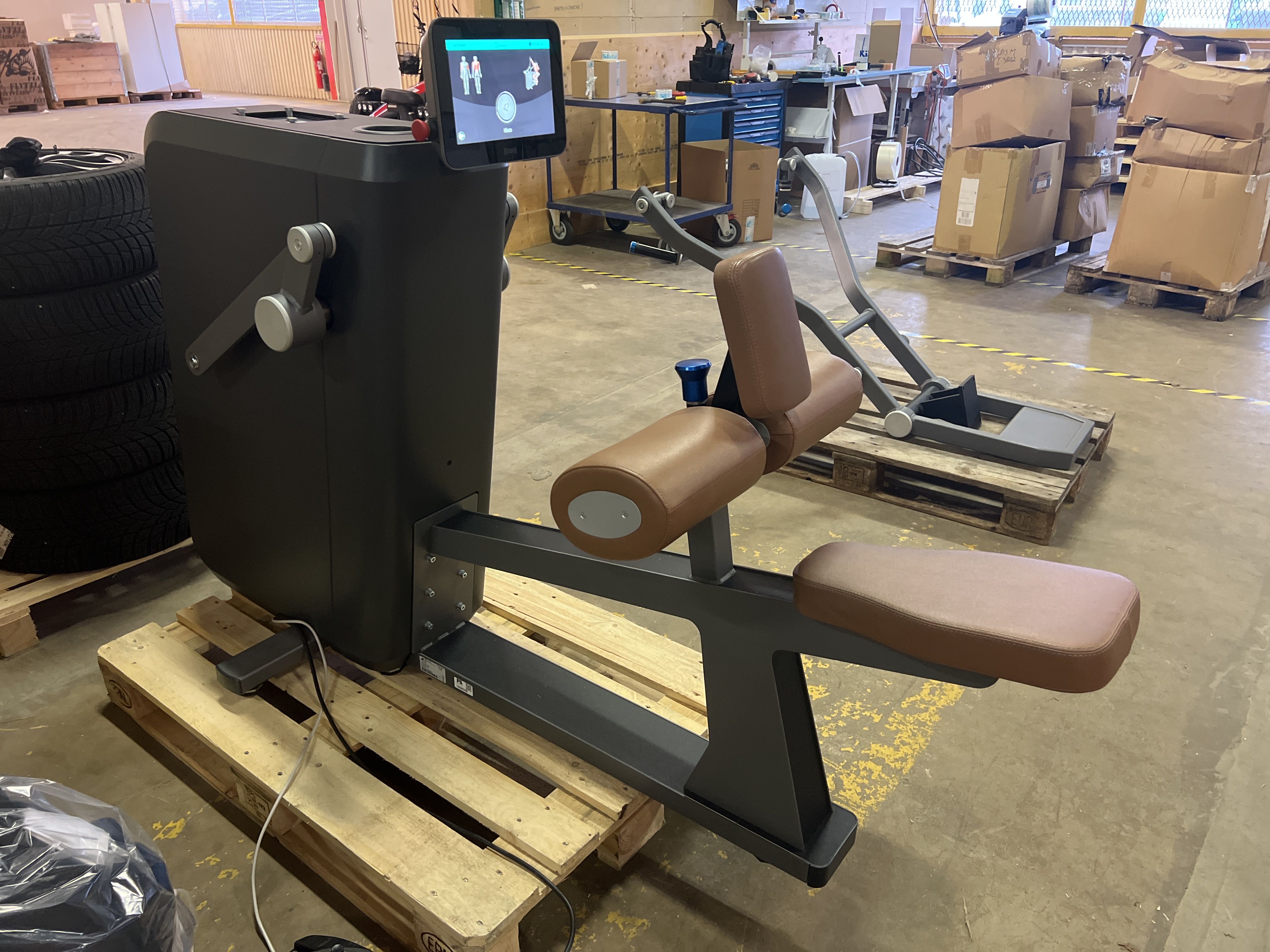 Training machine Milon Lat Pulldown - PS Auction - We value the future ...