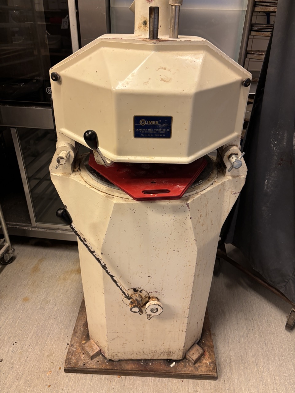 Glimek noise maker with 3 plastic molds - PS Auction - We value the ...