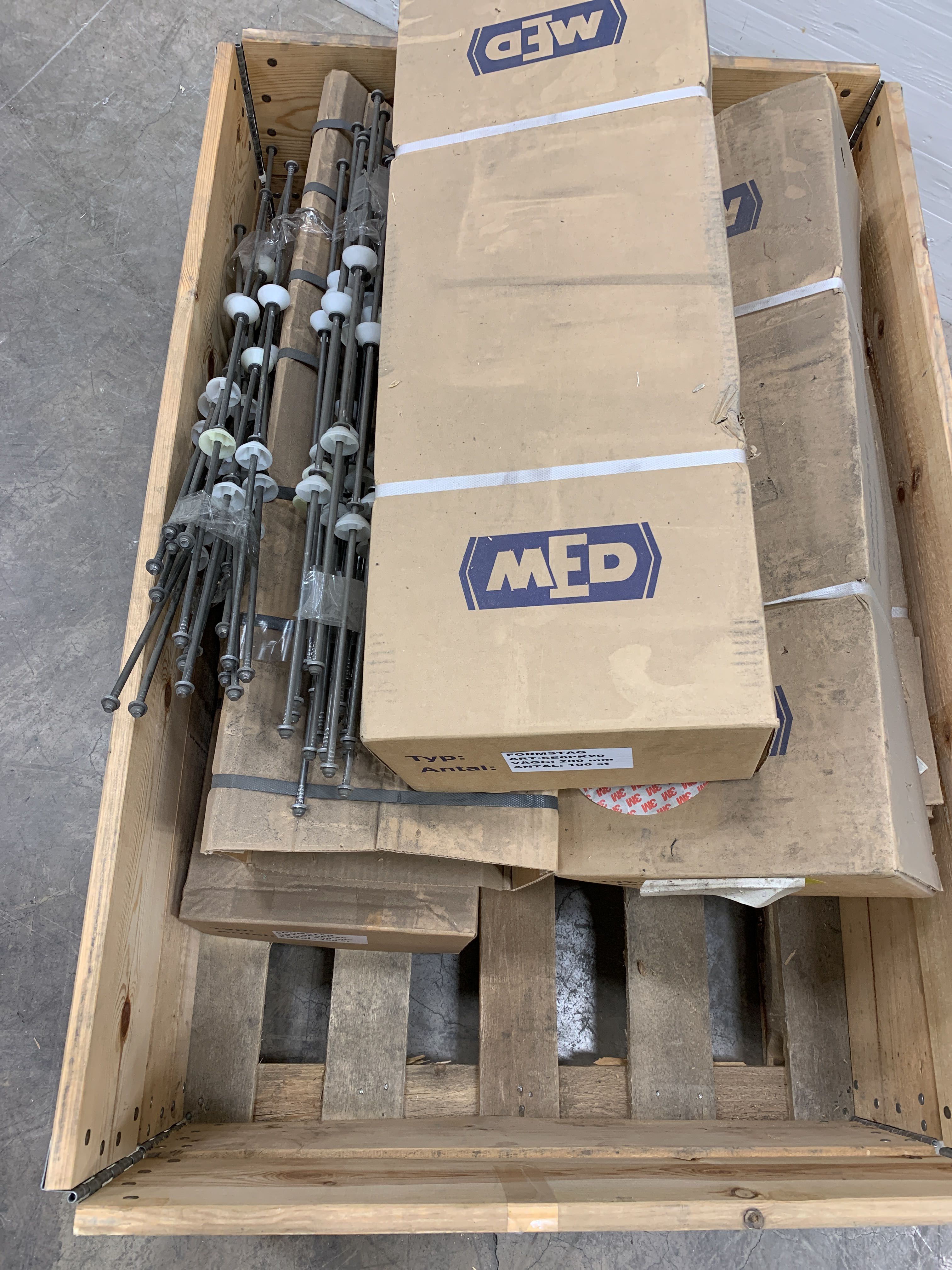 Stool with shaped braces - PS Auction - We value the future - Largest ...