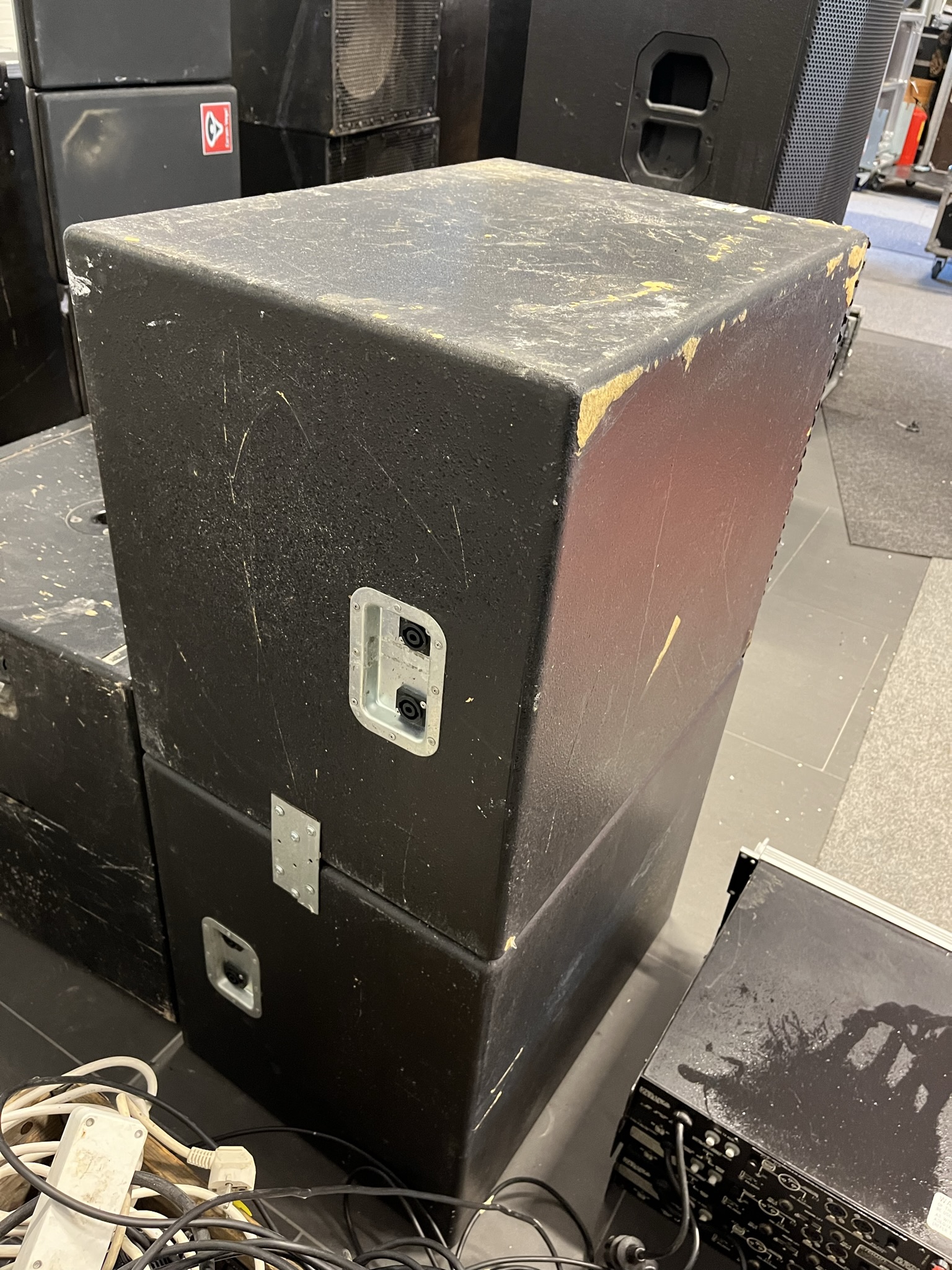 Sound Precision Bas 2st 15" element mot varandra i samma låda ...