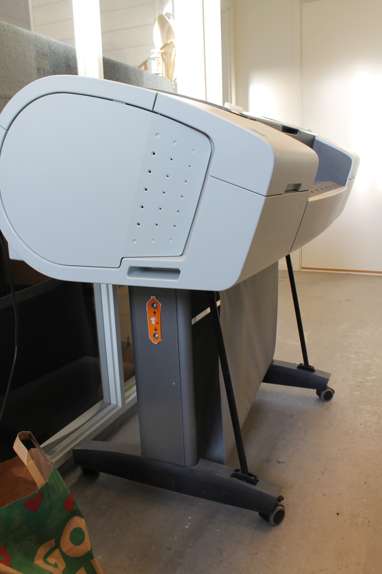 Storformatsskrivare HP Designjet T610 - Auktioner online - Nätauktioner ...