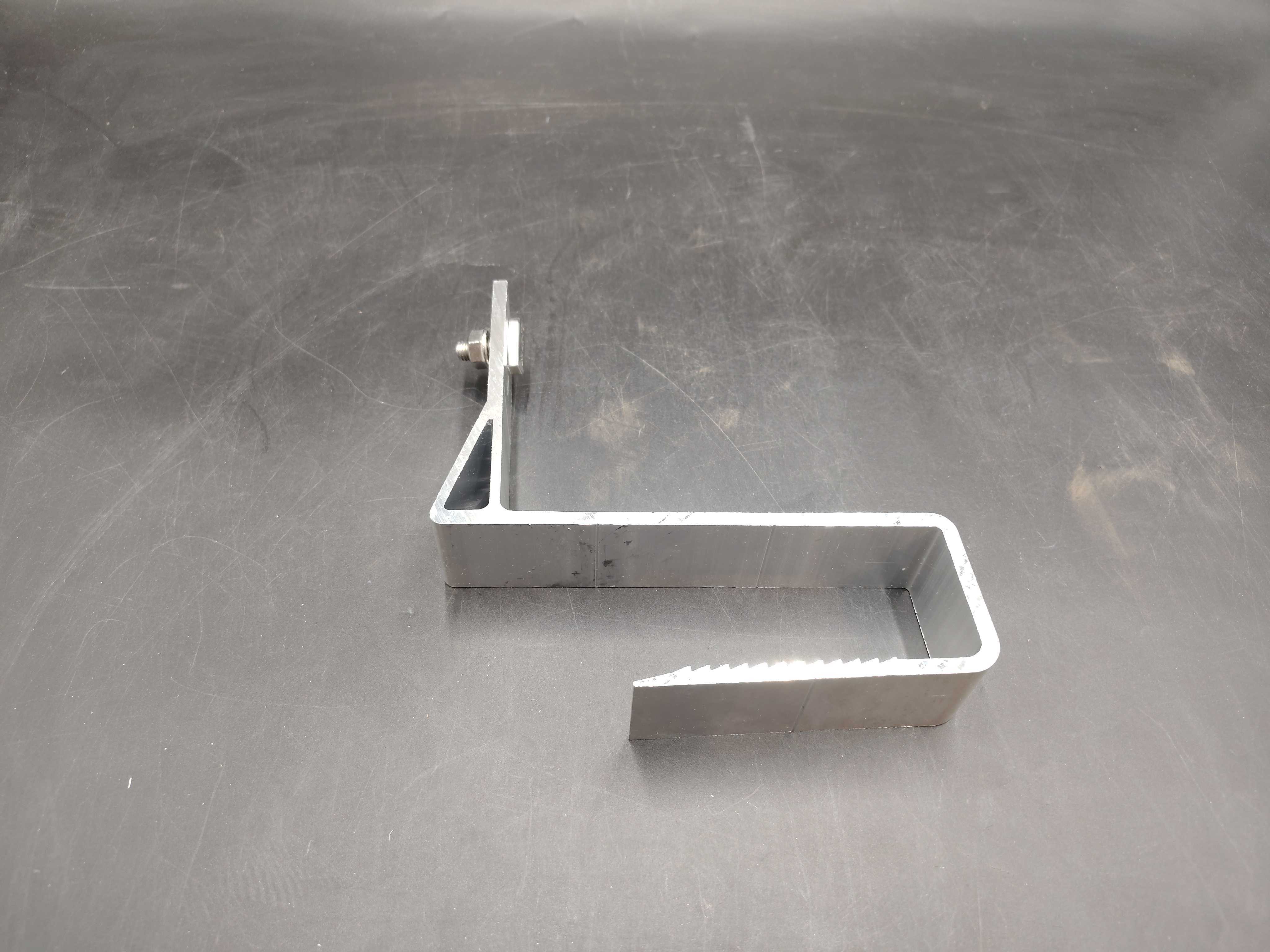 Ceiling hook 50 pcs - Van der Valk, Alu Slimline 40-50 mm - PS Auction ...