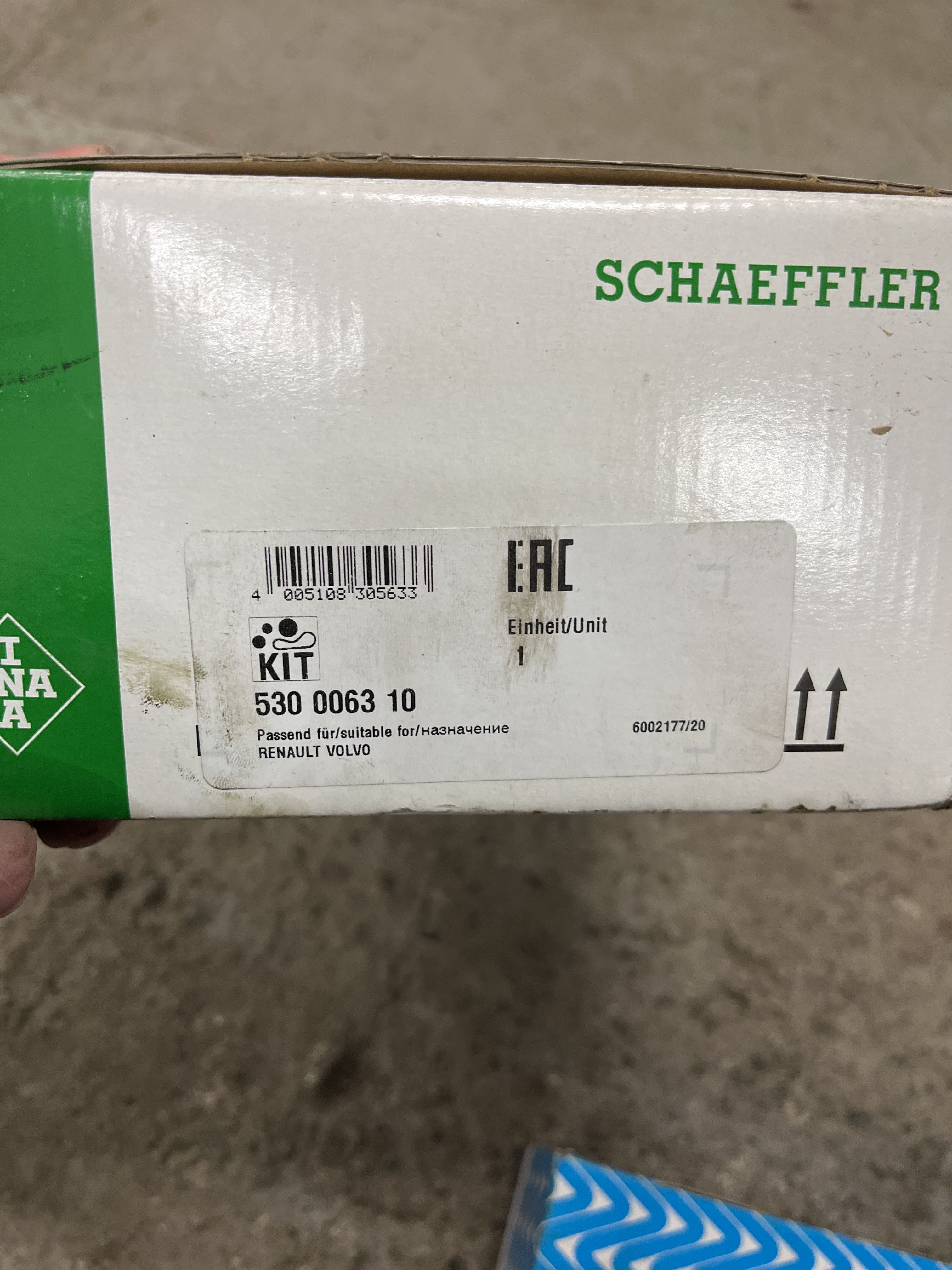 Diverse reservdelar bilar, vattenpump, kamremssats med mera - Auktioner ...