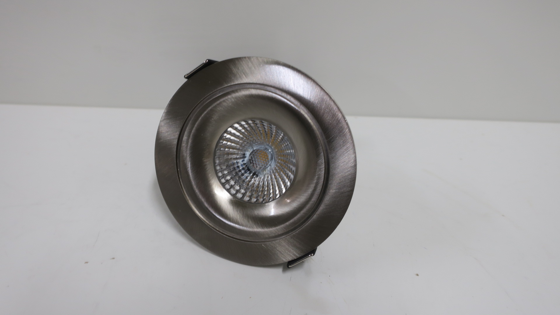 18st Zebra Downlight "Linz" 8W LED Fast Borstat stål - PS Auction - We ...