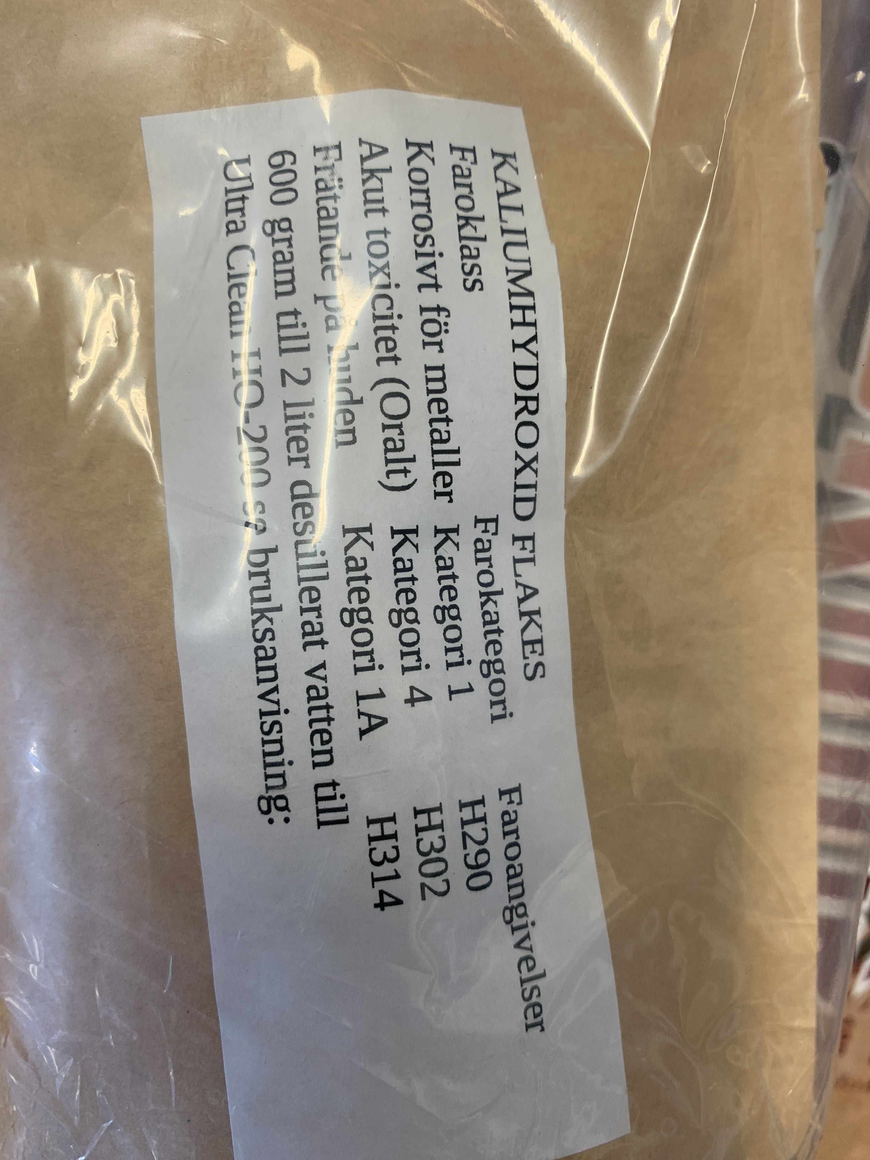 Kaliumhydroxid Flakes, 2 förpackningar - Auktioner online ...