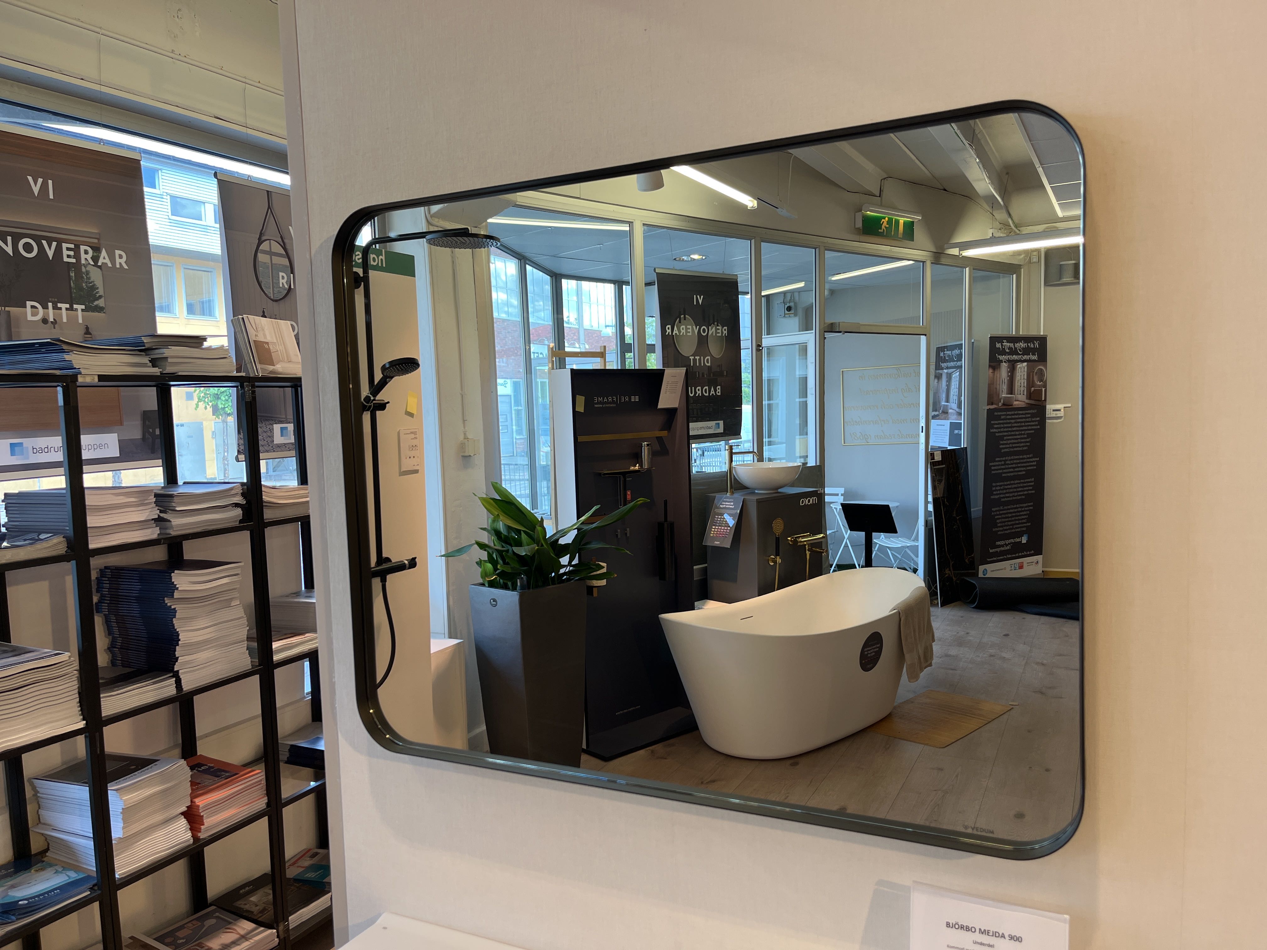 Chest of drawers and bathroom mirror (Björbo Mejda 900 & Vedum) - PS ...