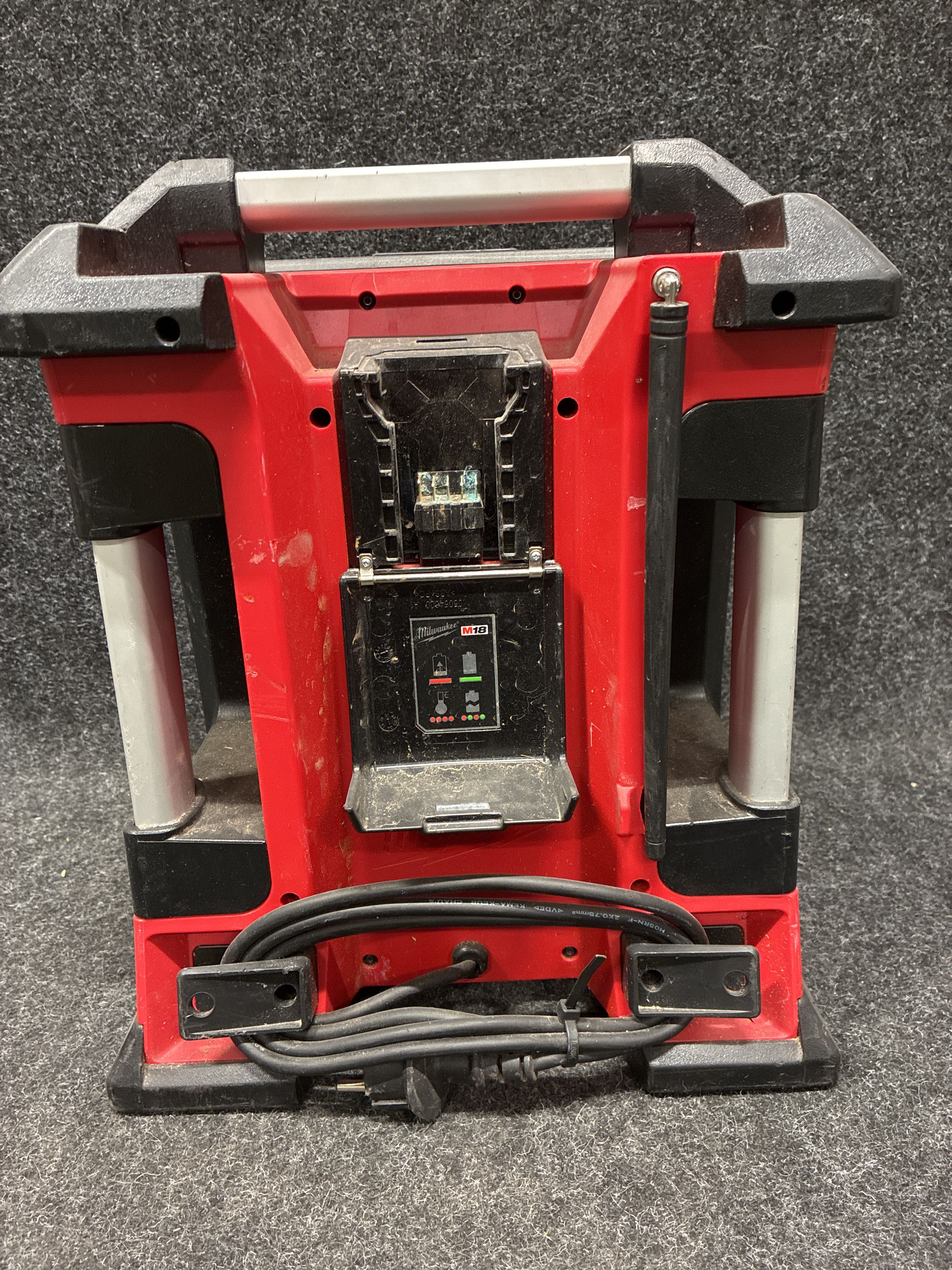 Byggradio Milwaukee M18 RC - Auktioner online - Nätauktioner ...