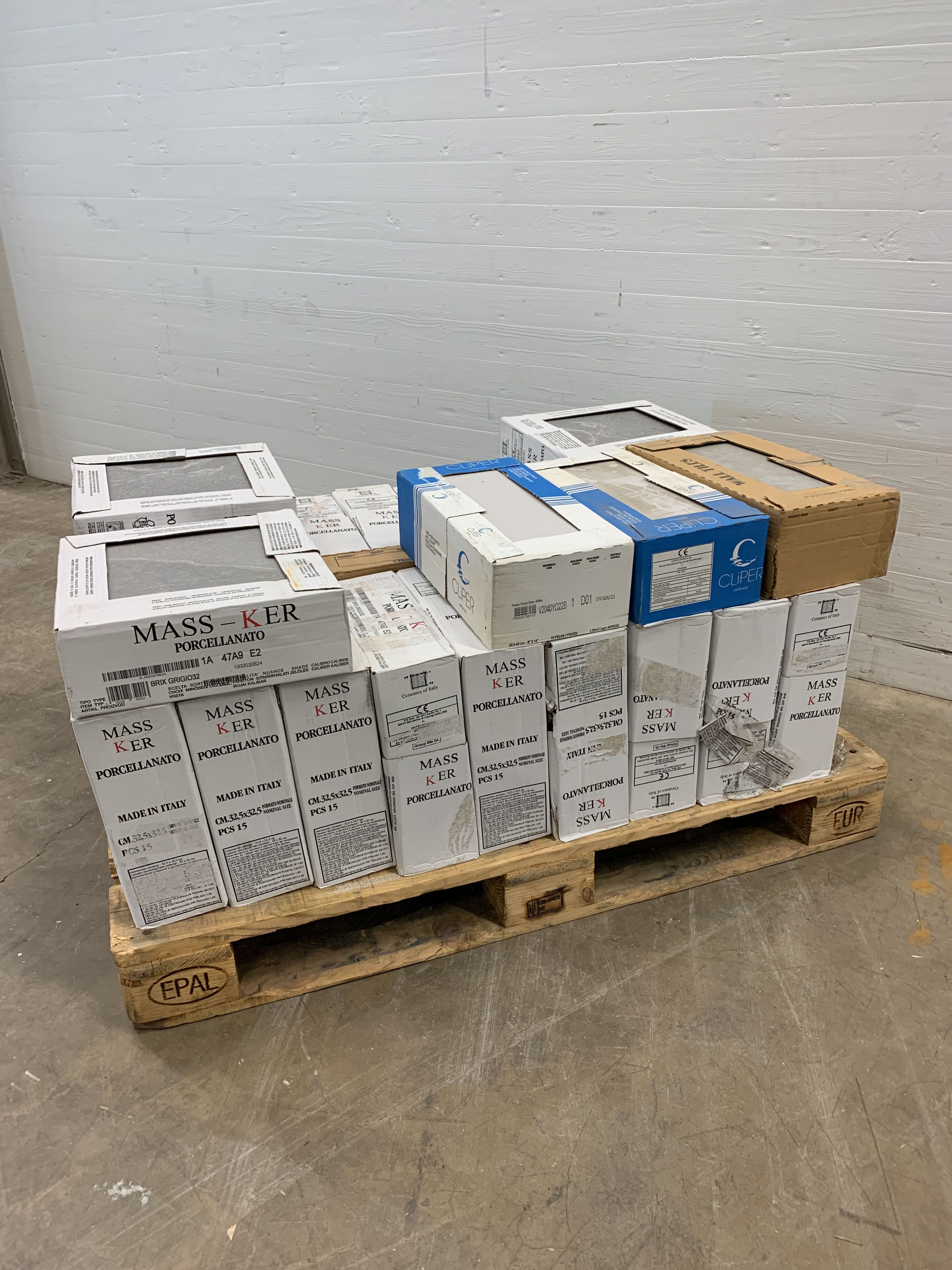 Assortment of clinkers - PS Auction - We value the future - Largest in ...