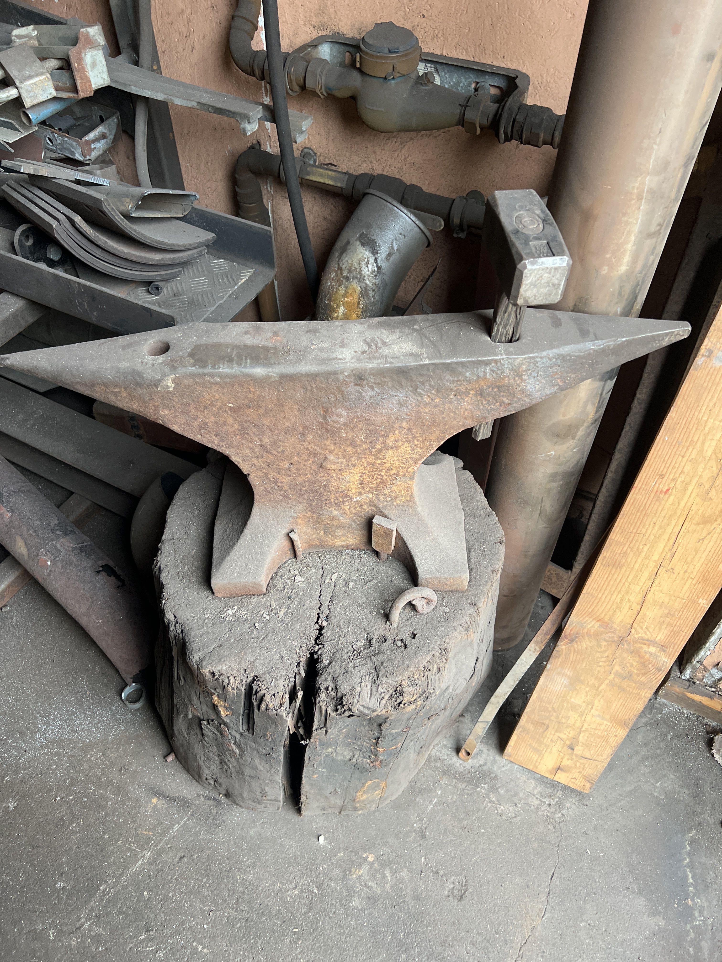 Forge town - PS Auction - We value the future - Largest in net auctions