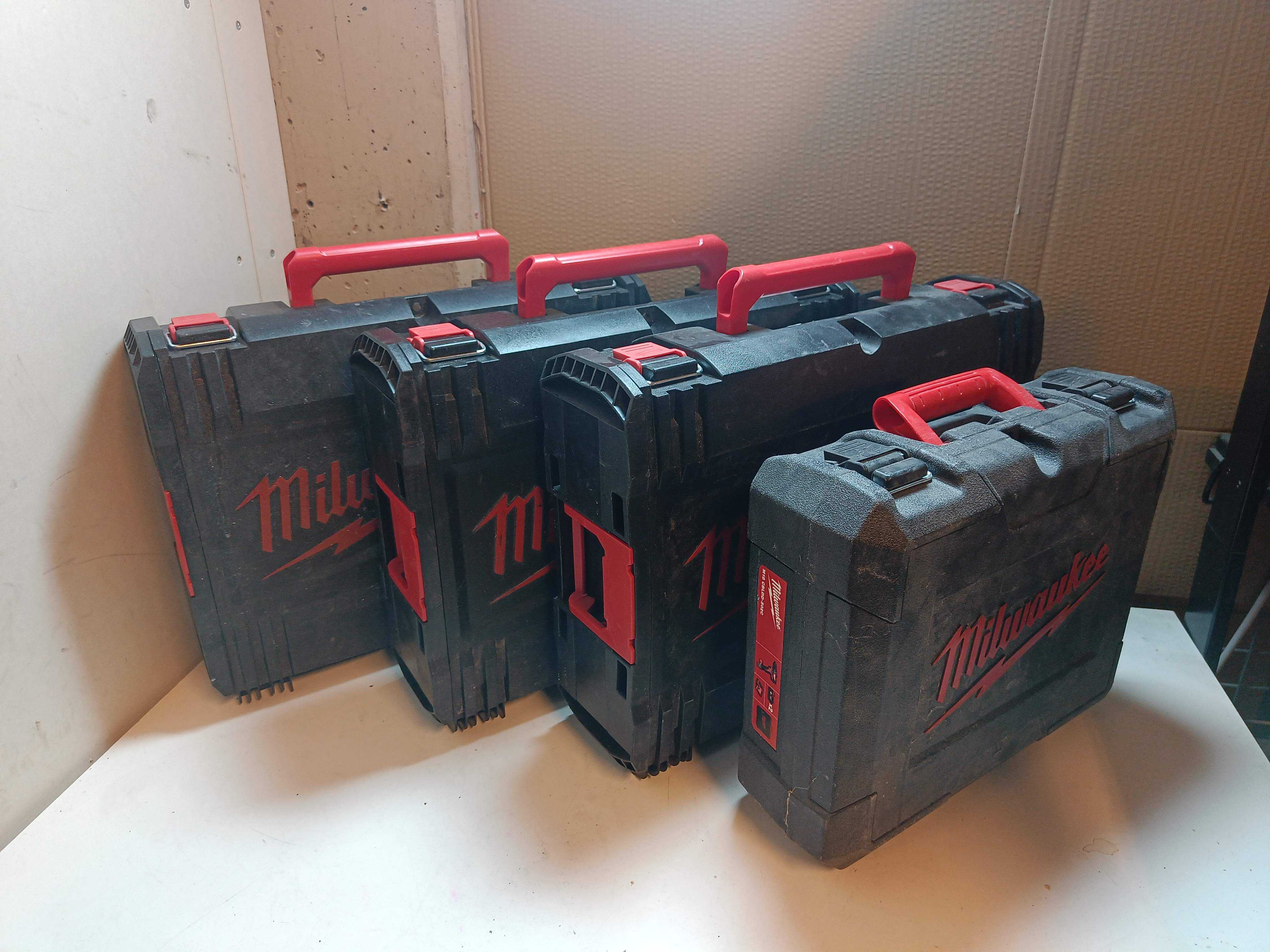 4 empty Milwaukee tool bags - PS Auction - We value the future - Largest in net auctions