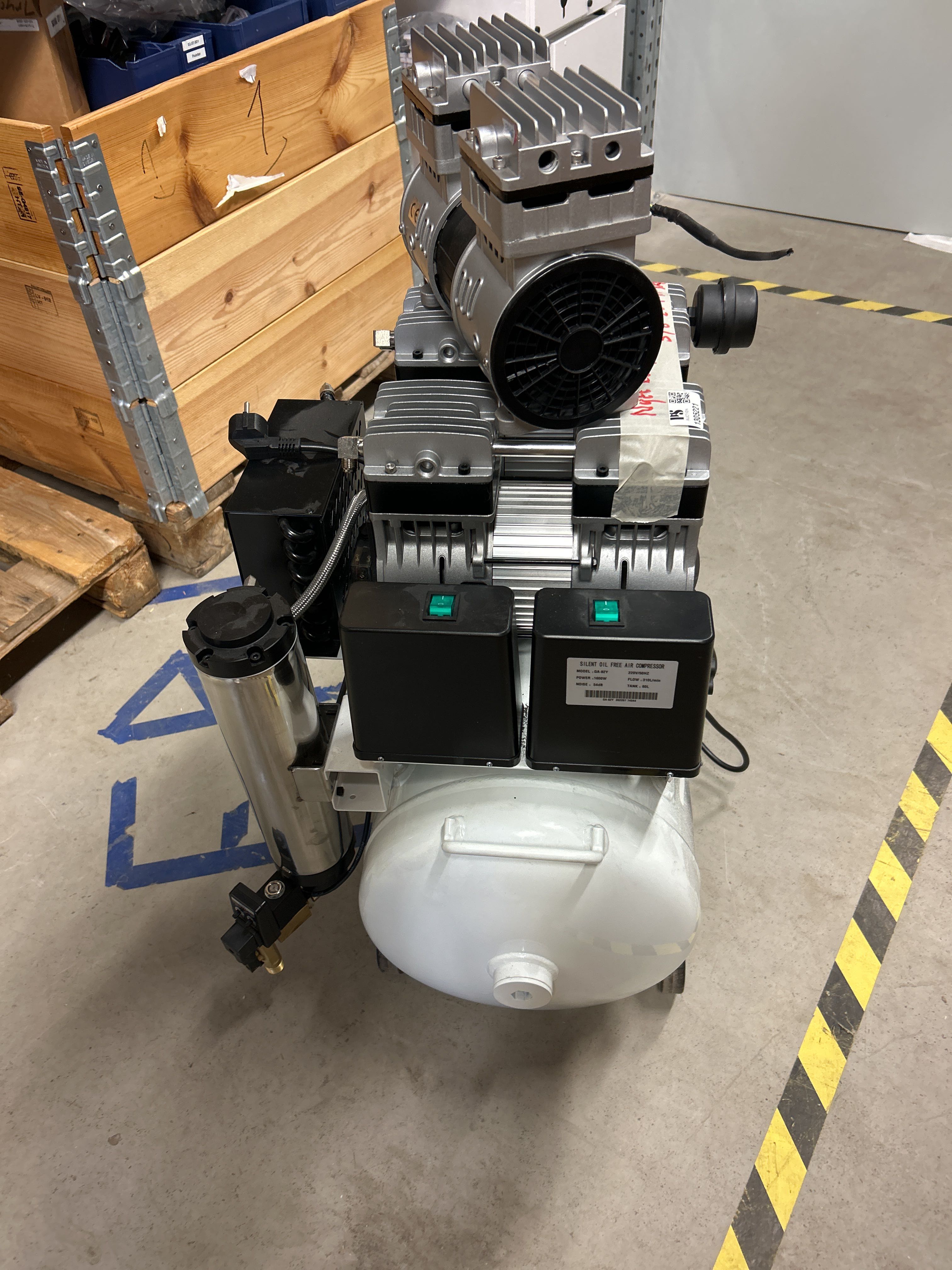 Oljefri tyst luftkompressor med nytt kyltorn, modell GA-82Y (60 liter ...