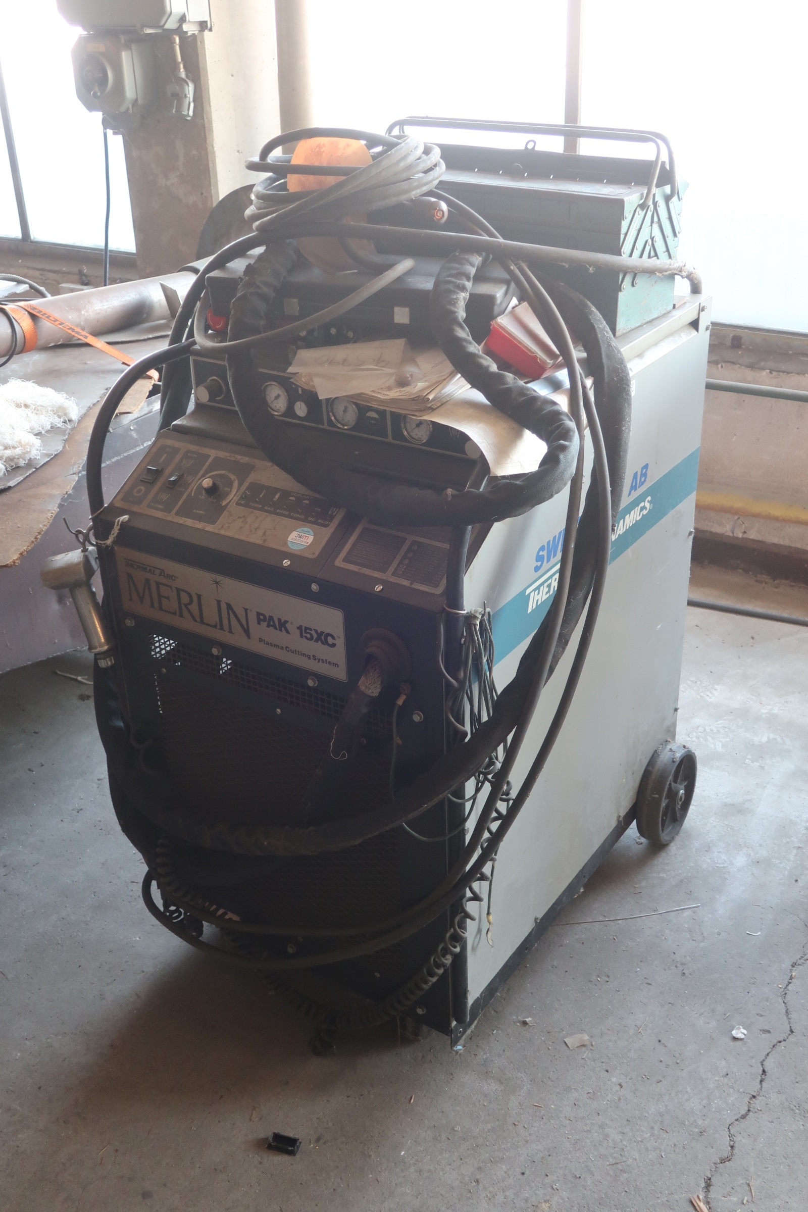 Plasma cutter, ThermalArc Merlin PAK15XC with cutting table and stand ...