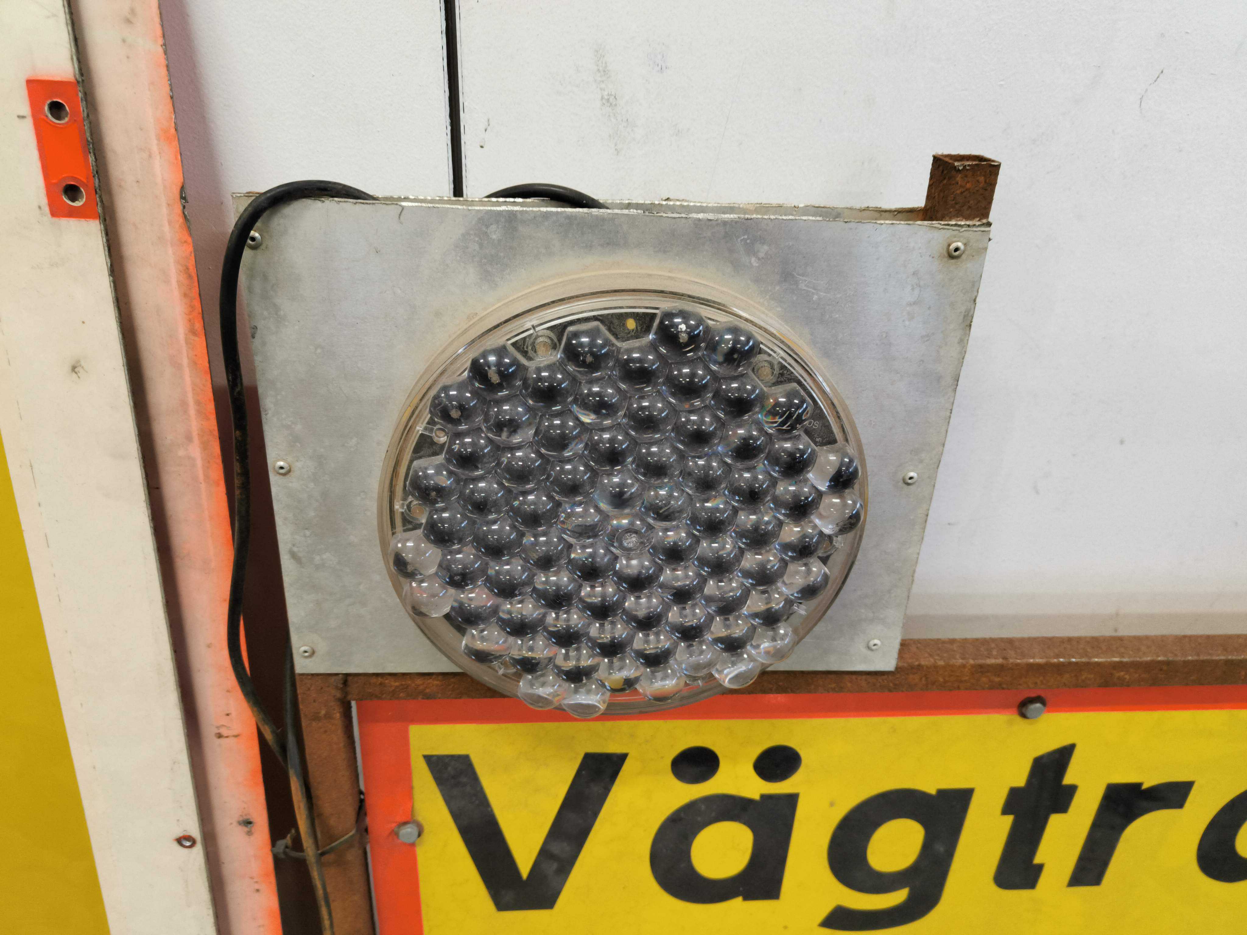 Warning signs - PS Auction - We value the future - Largest in net auctions