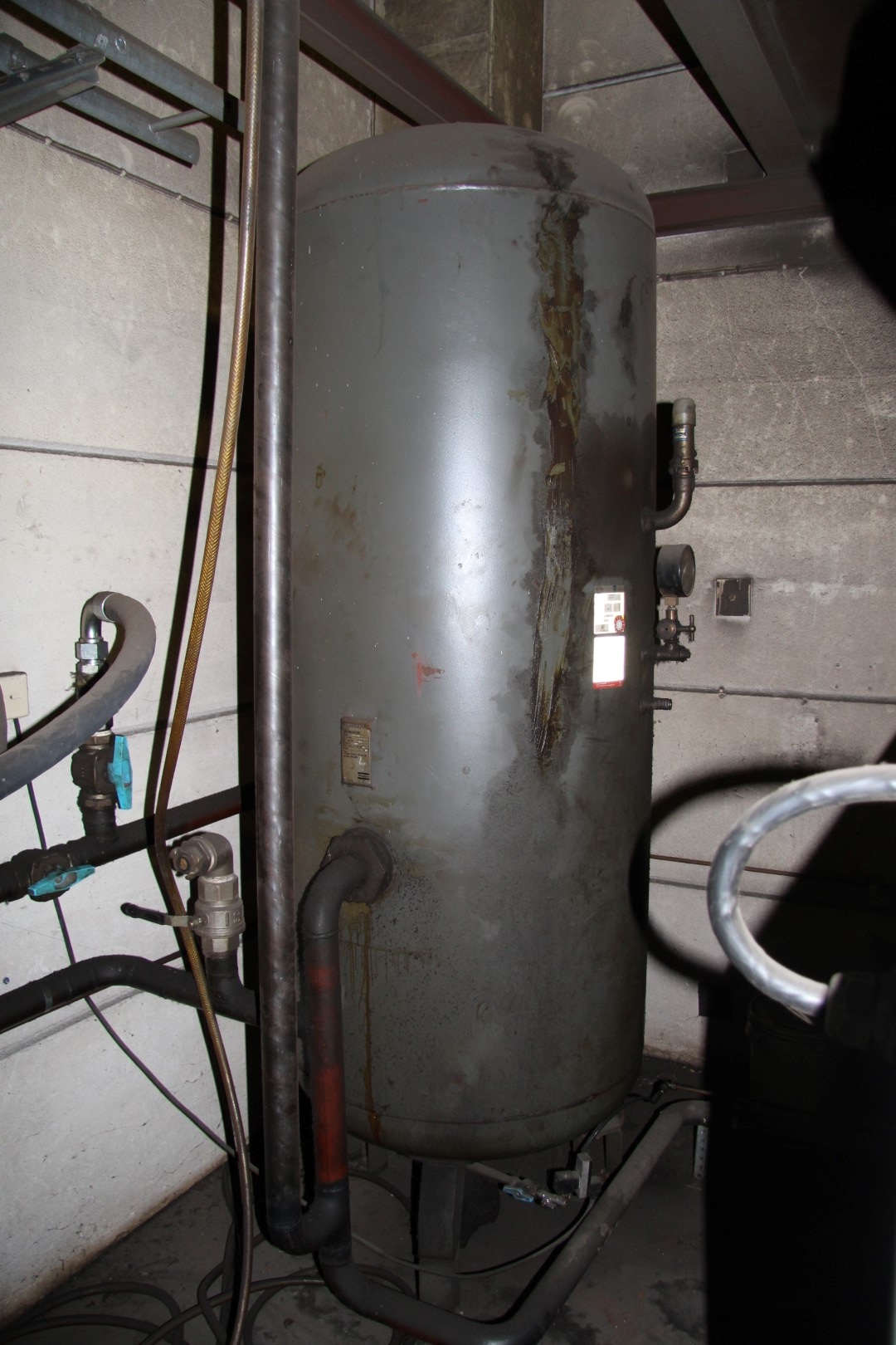 Skruvkompressor Atlas Copco GA18VSD, inkl tank -05 - Auktioner online ...