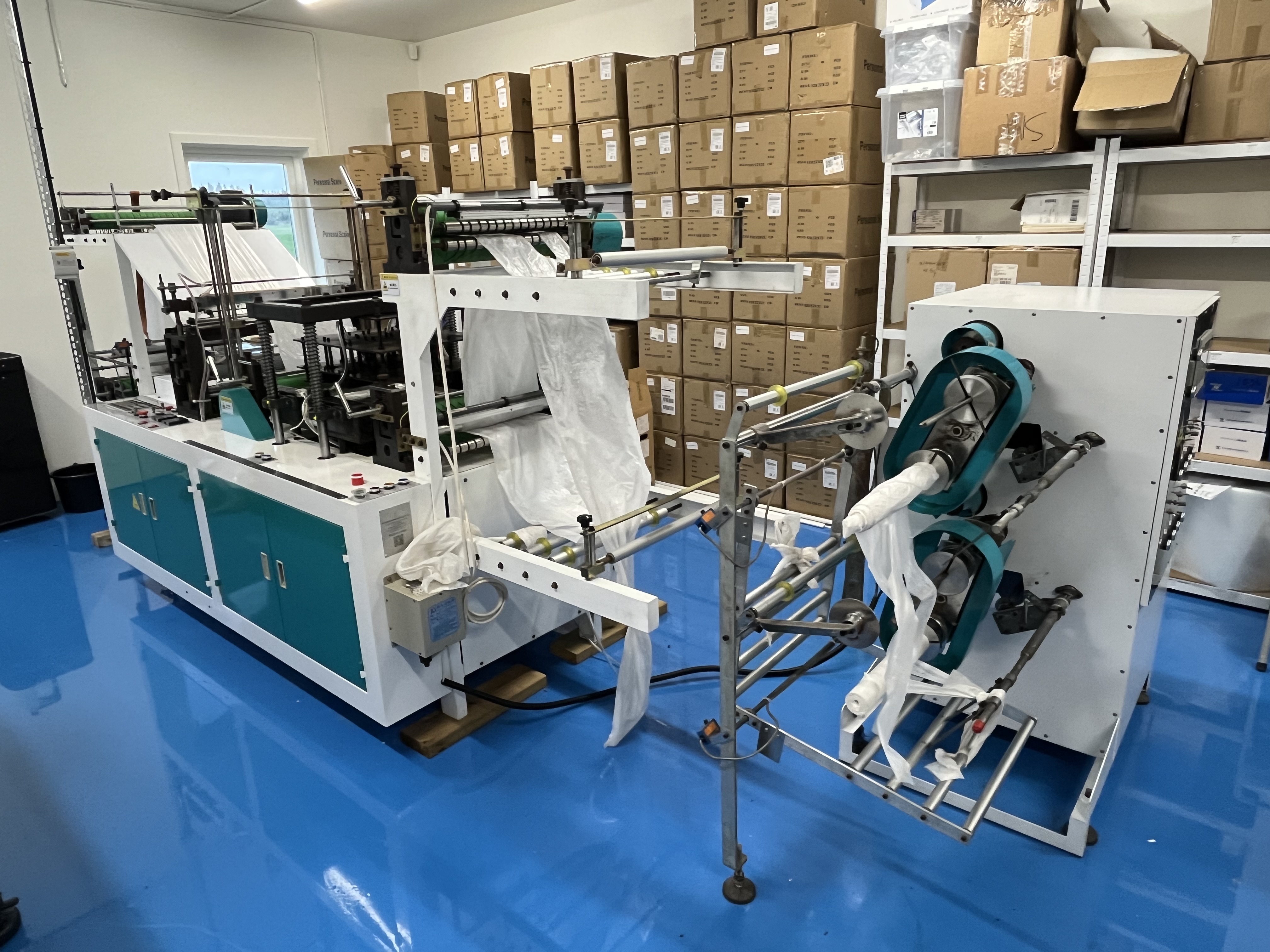 Plastic apron manufacturing machine, Paragon Machine - PS Auction - We ...