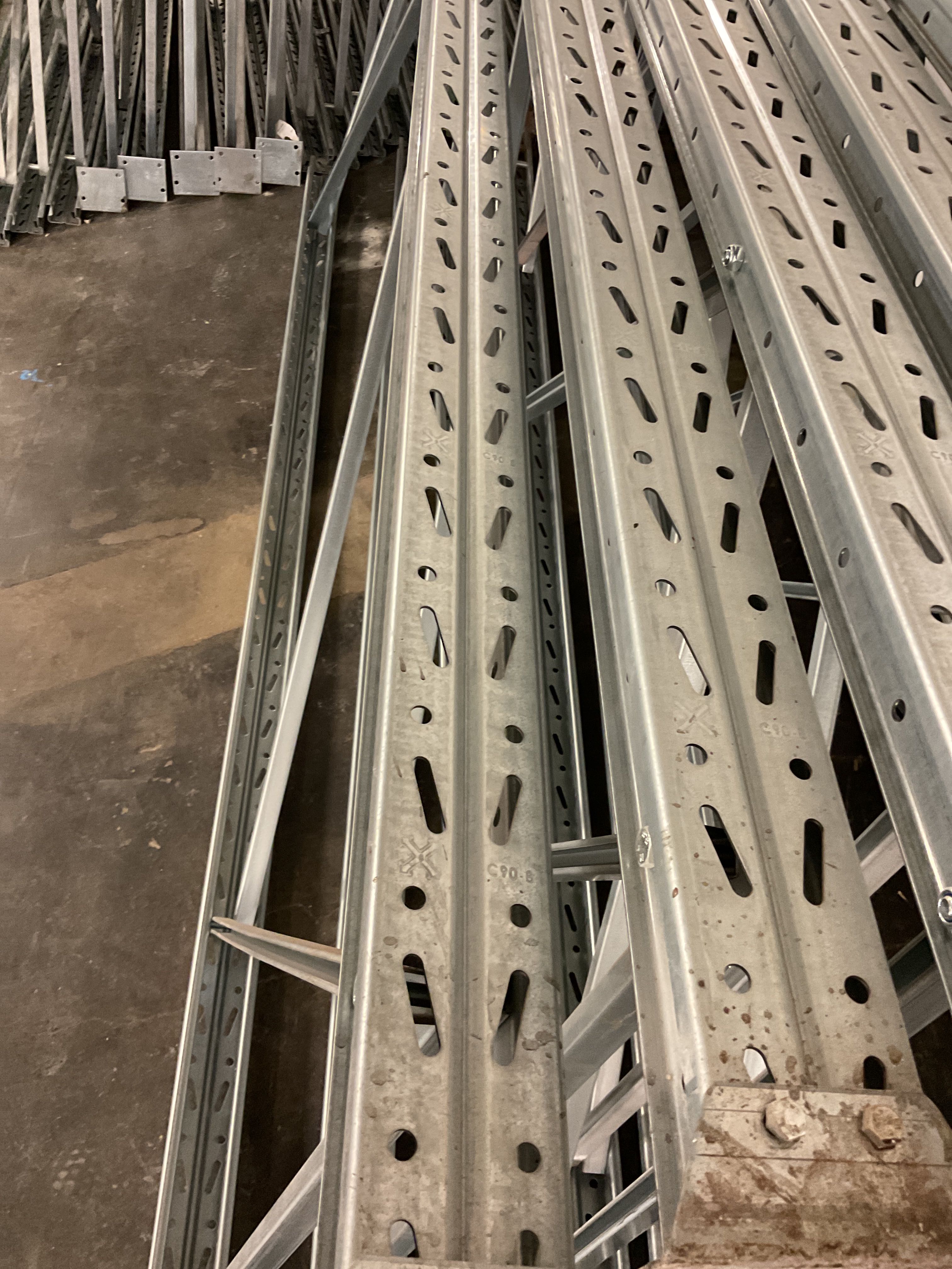 36 pcs. ladders pallet racks - PS Auction - We value the future ...