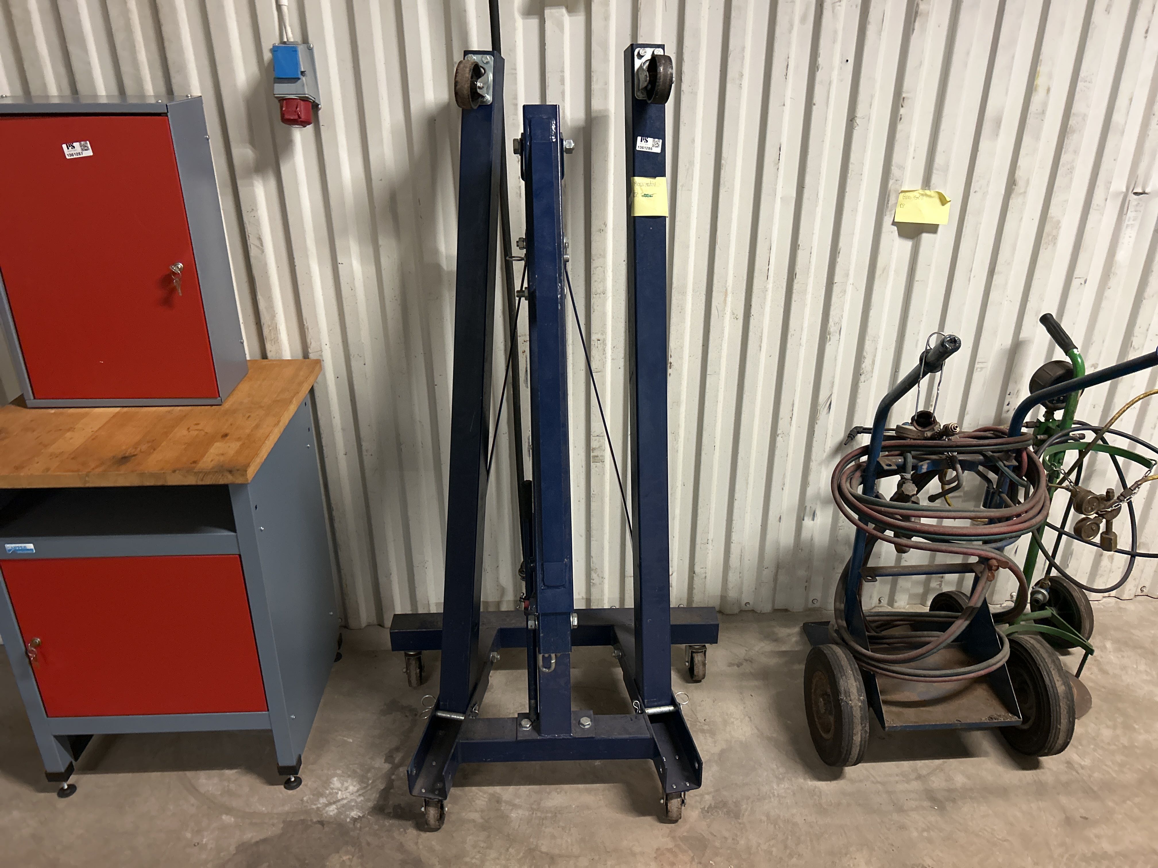 Engine lift 2000 kg - Biltema - PS Auction - We value the future ...