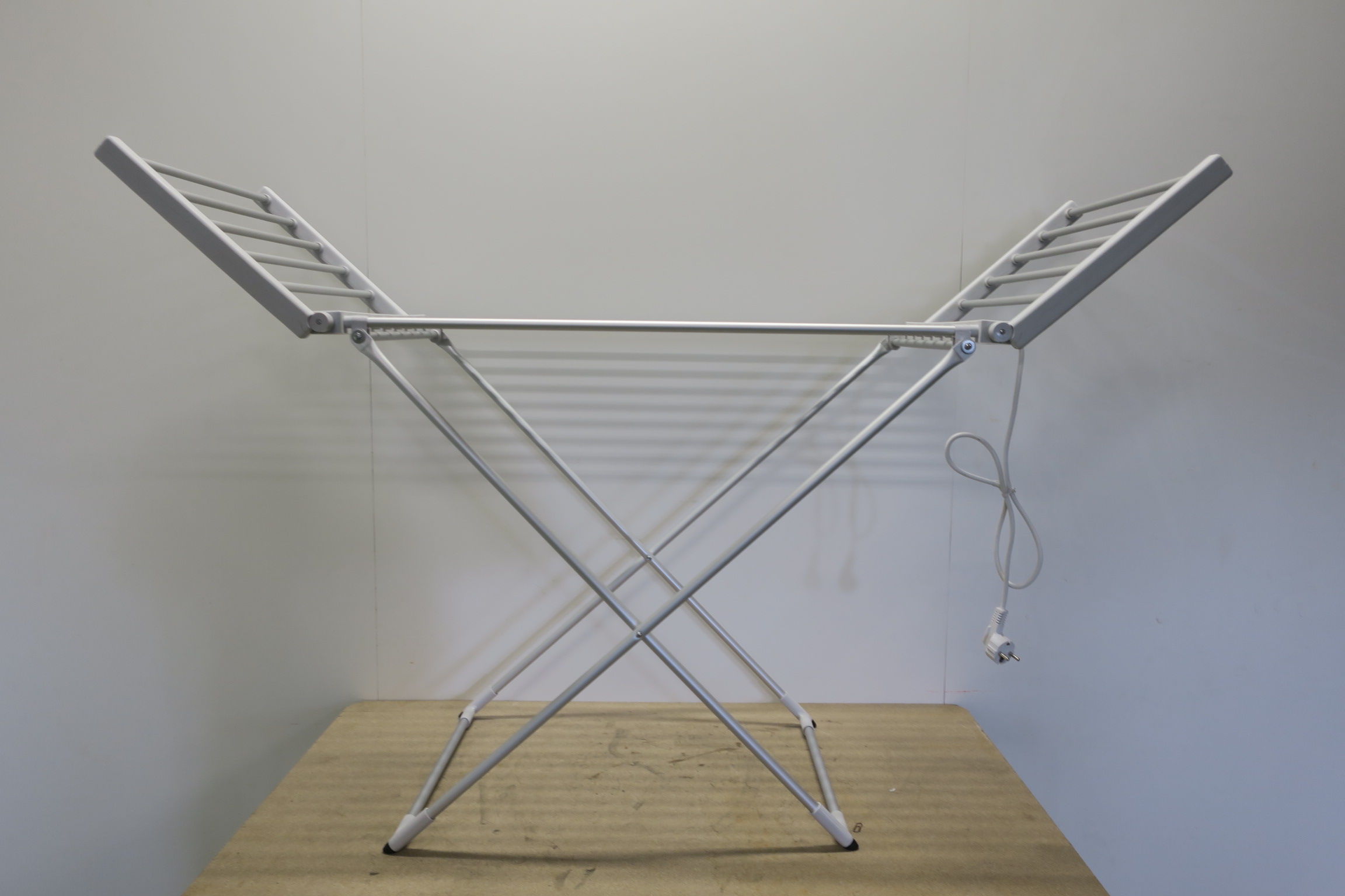 Elektrisk klädtork BK-701-Y - Auktioner online - Nätauktioner ...