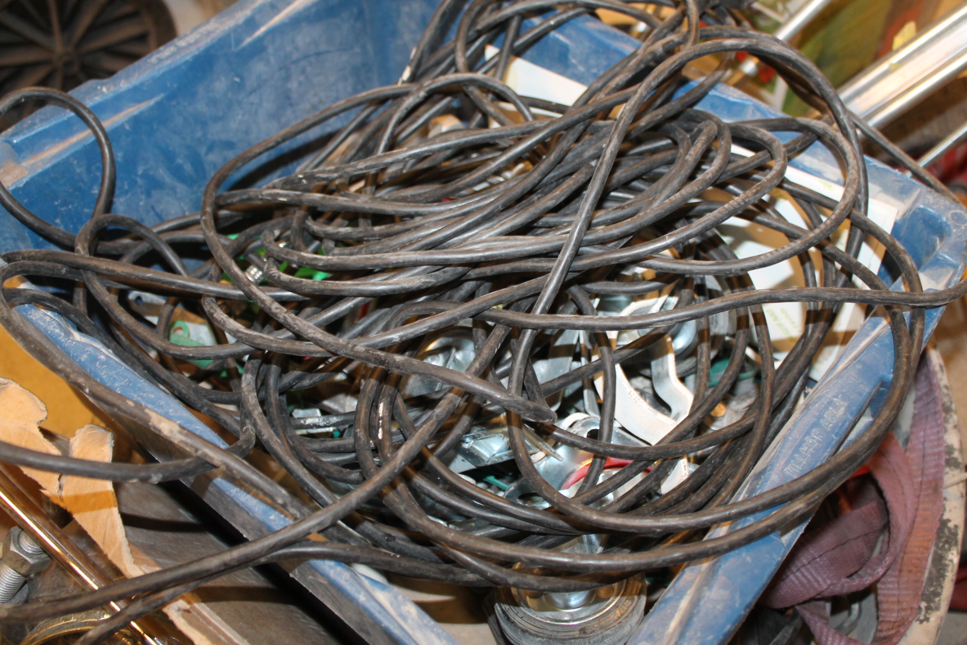 Miscellaneous building materials WAIT WITH - PS Auction - We value the ...