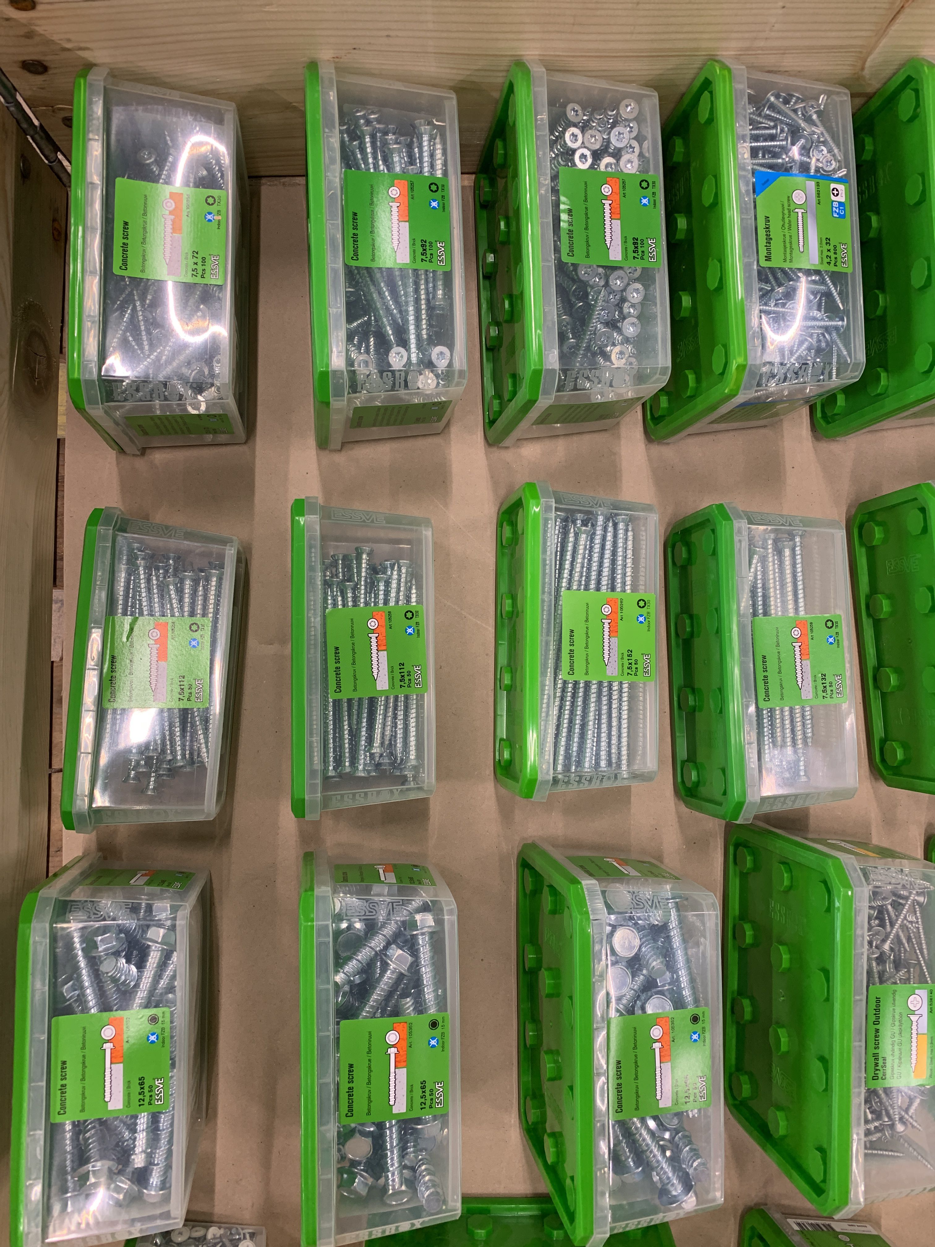 Essve Screw Assortment - PS Auction - We value the future - Largest in ...