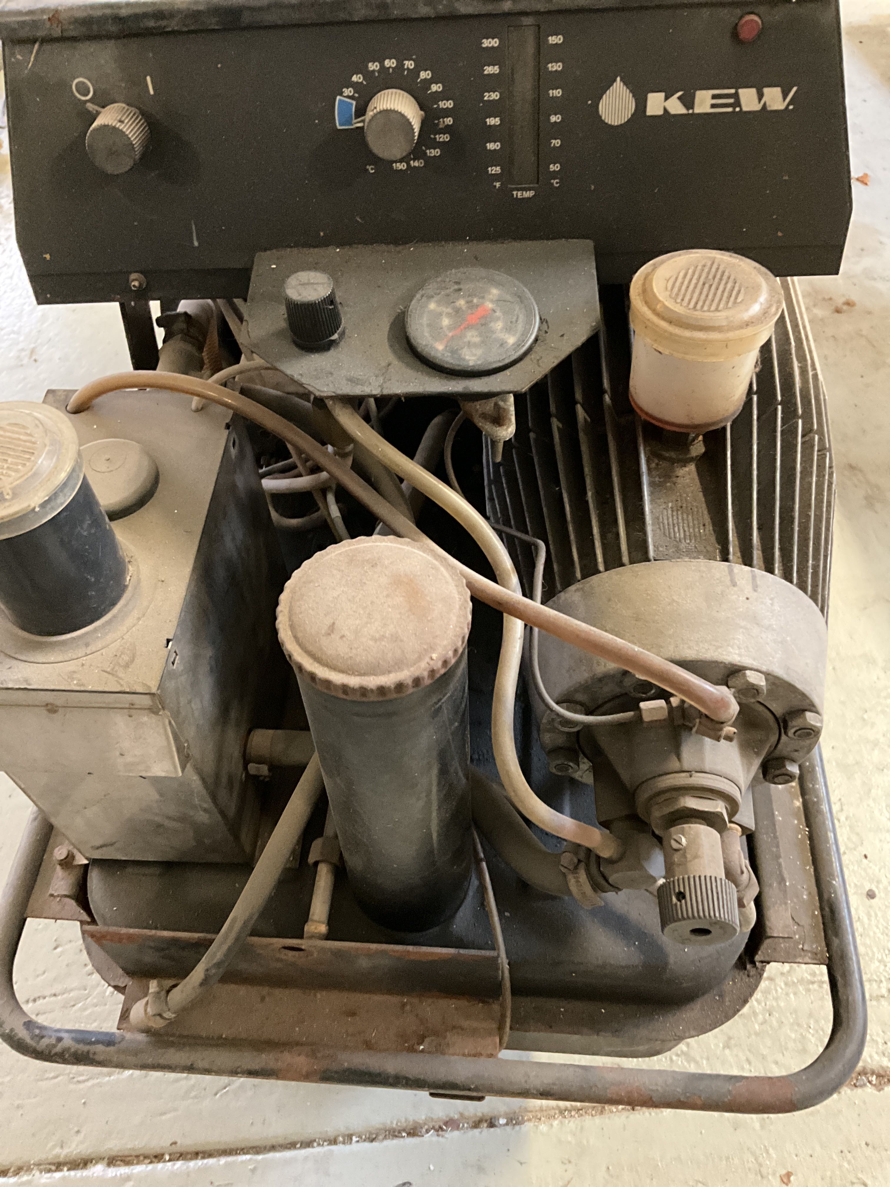 Hot water washing machine KEW - PS Auction - We value the future ...